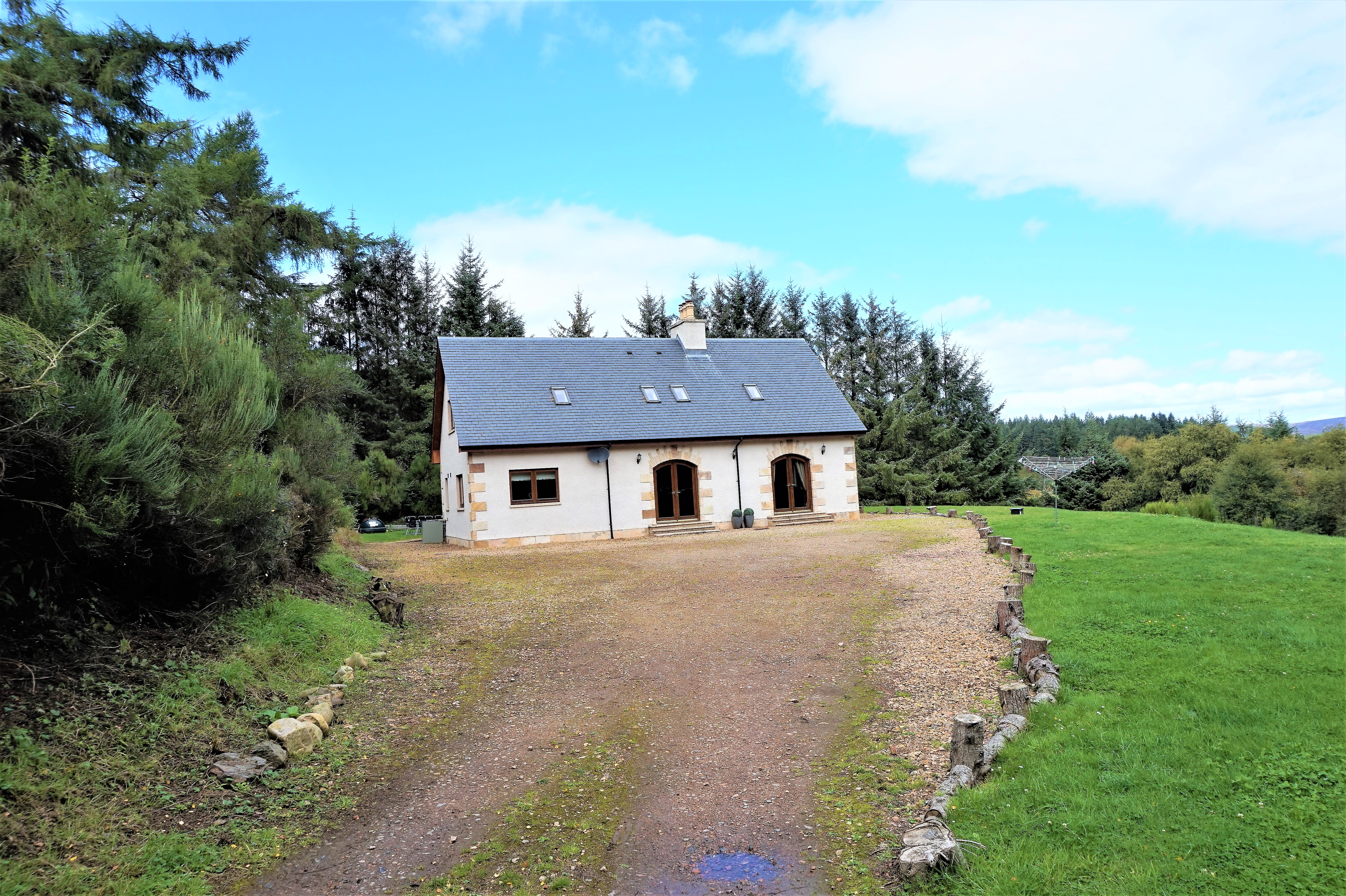 5 bedroom detached house for sale in Tomnavoulin, Ballindalloch, AB37 9JA