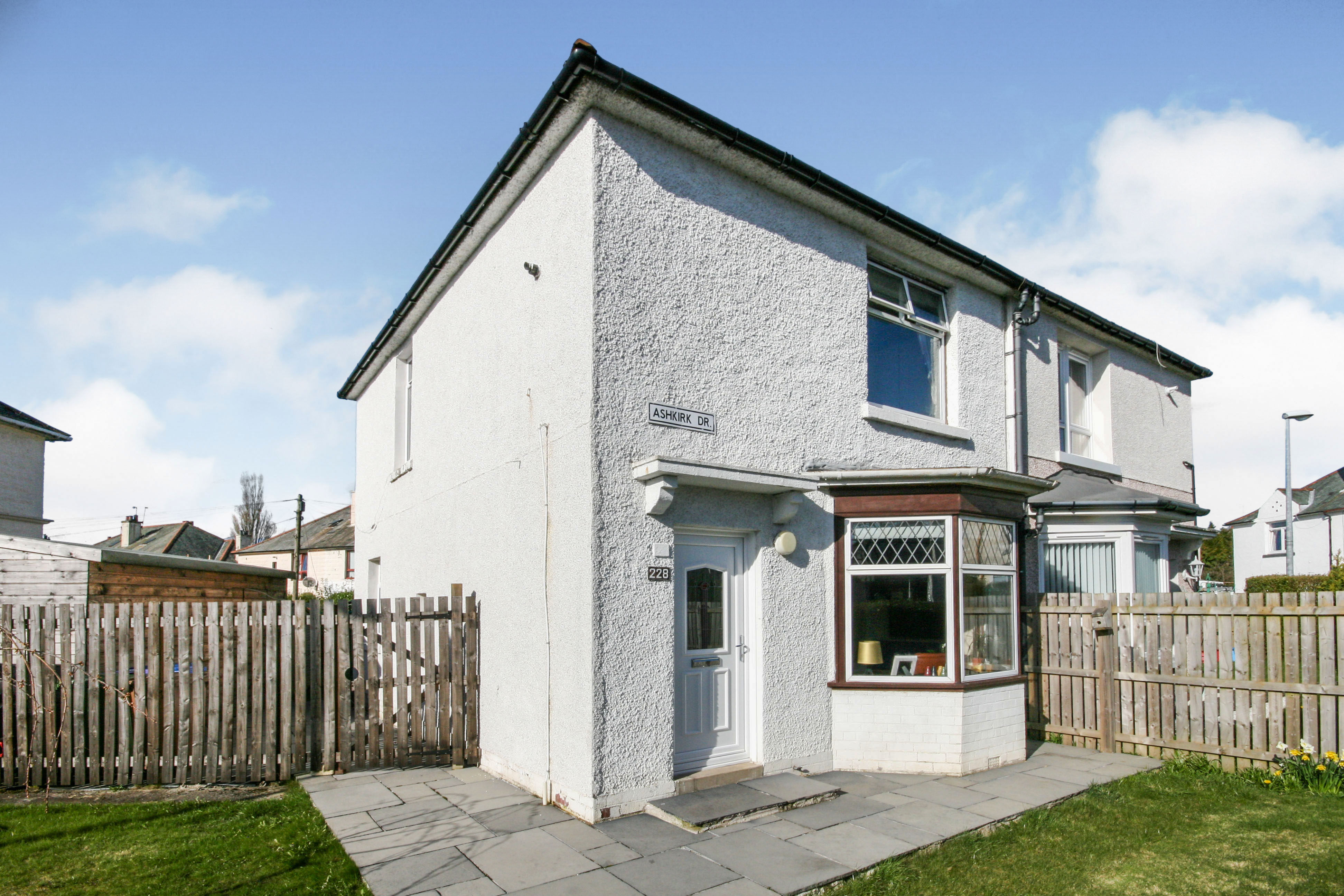 2 bedroom semi-detached house for sale in Ashkirk Drive, Glasgow, G52 1HS