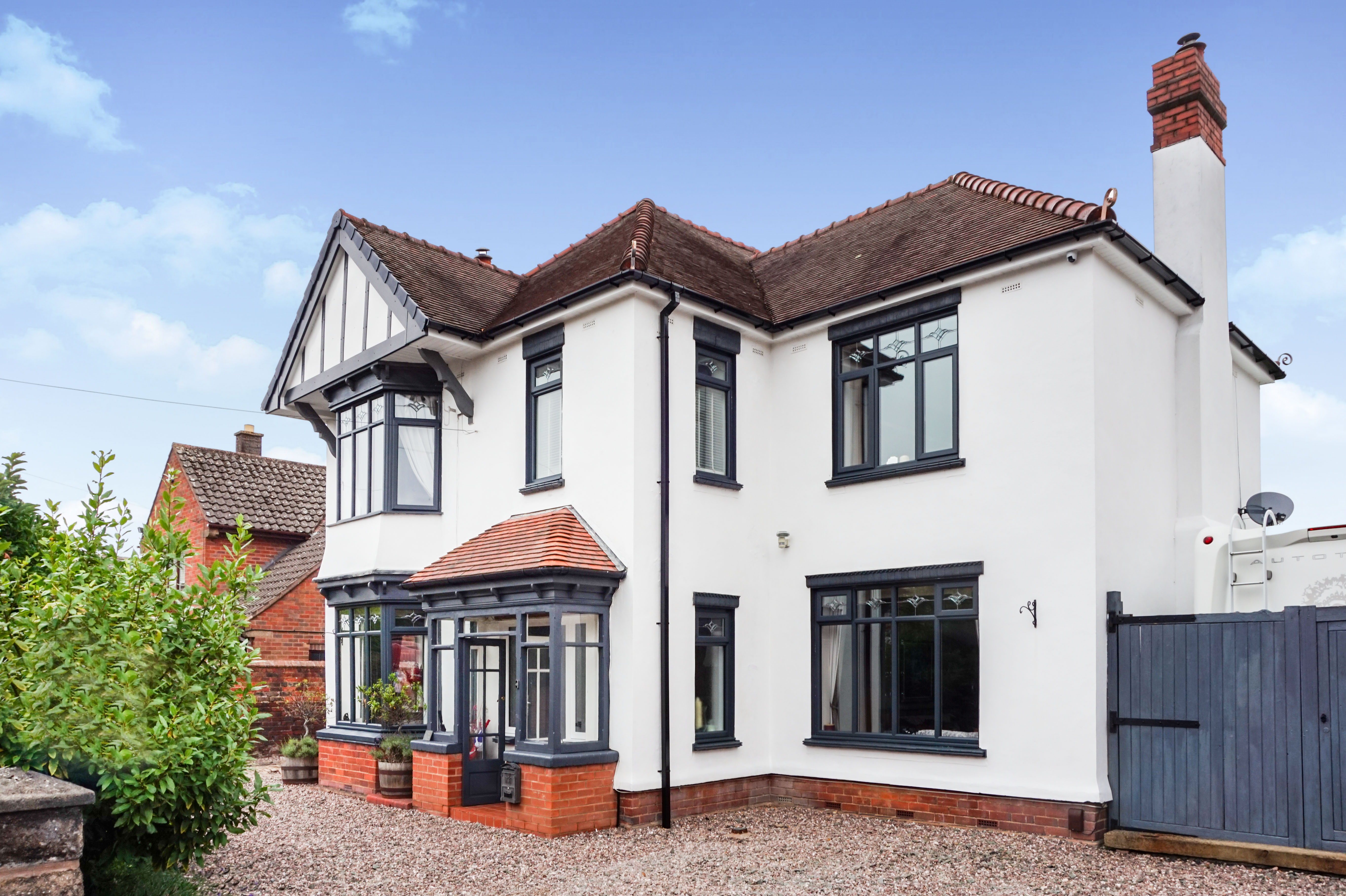 4 bedroom detached house for sale in Compton Road, Cradley Heath, B64 5BB