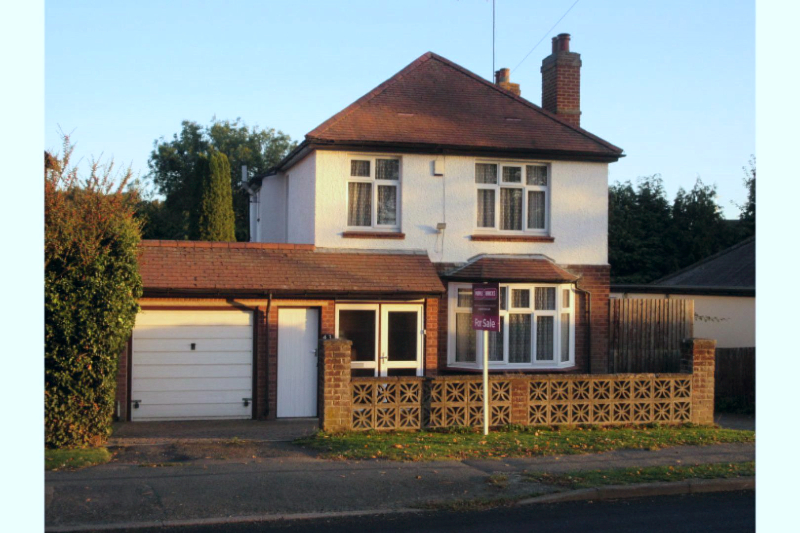 3 bedroom detached house for sale in Badby Road West, Daventry, NN11 4HJ