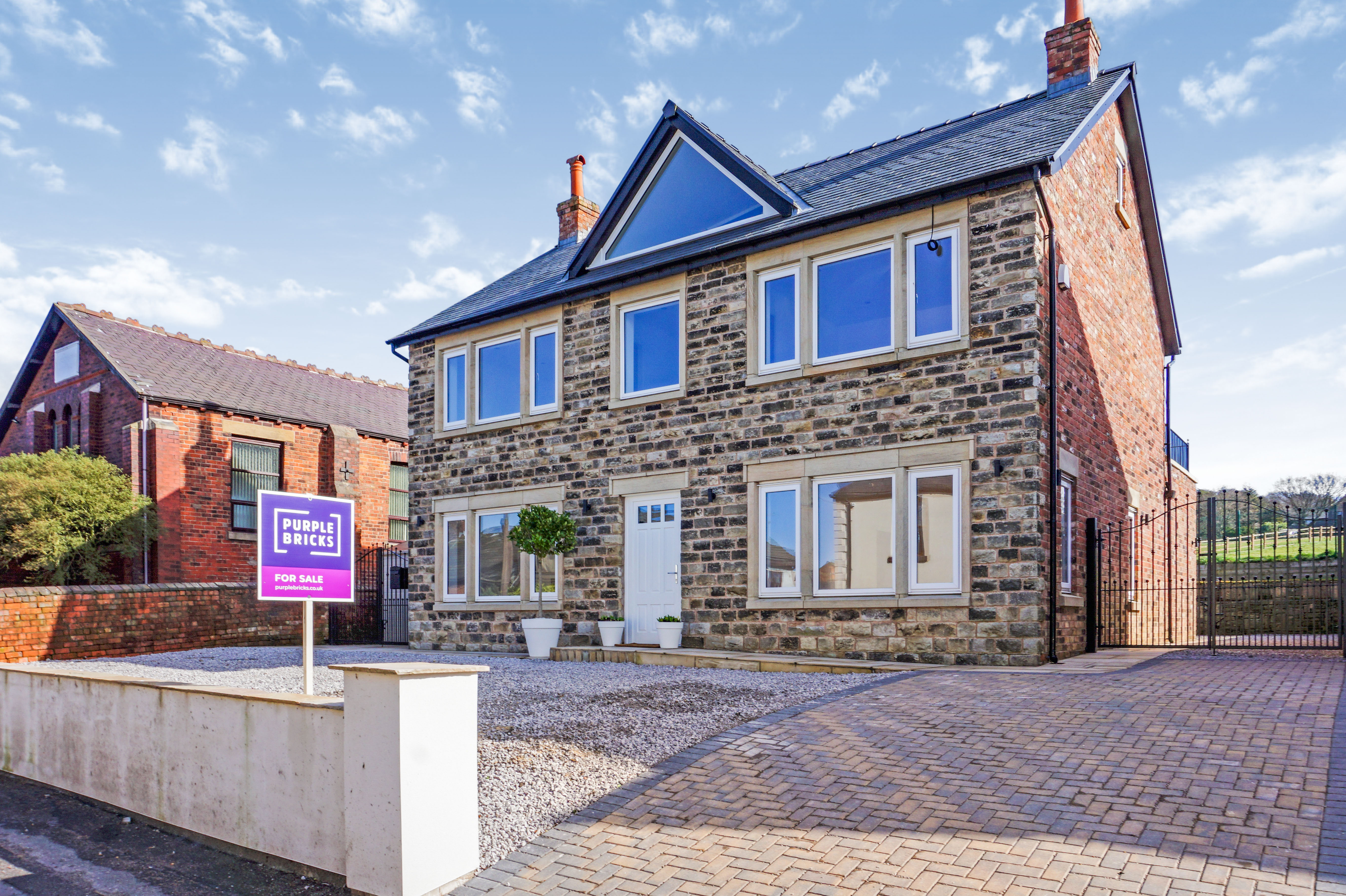 6 bedroom detached house for sale in Chorley Road, Parbold, Wigan, WN8 7AL