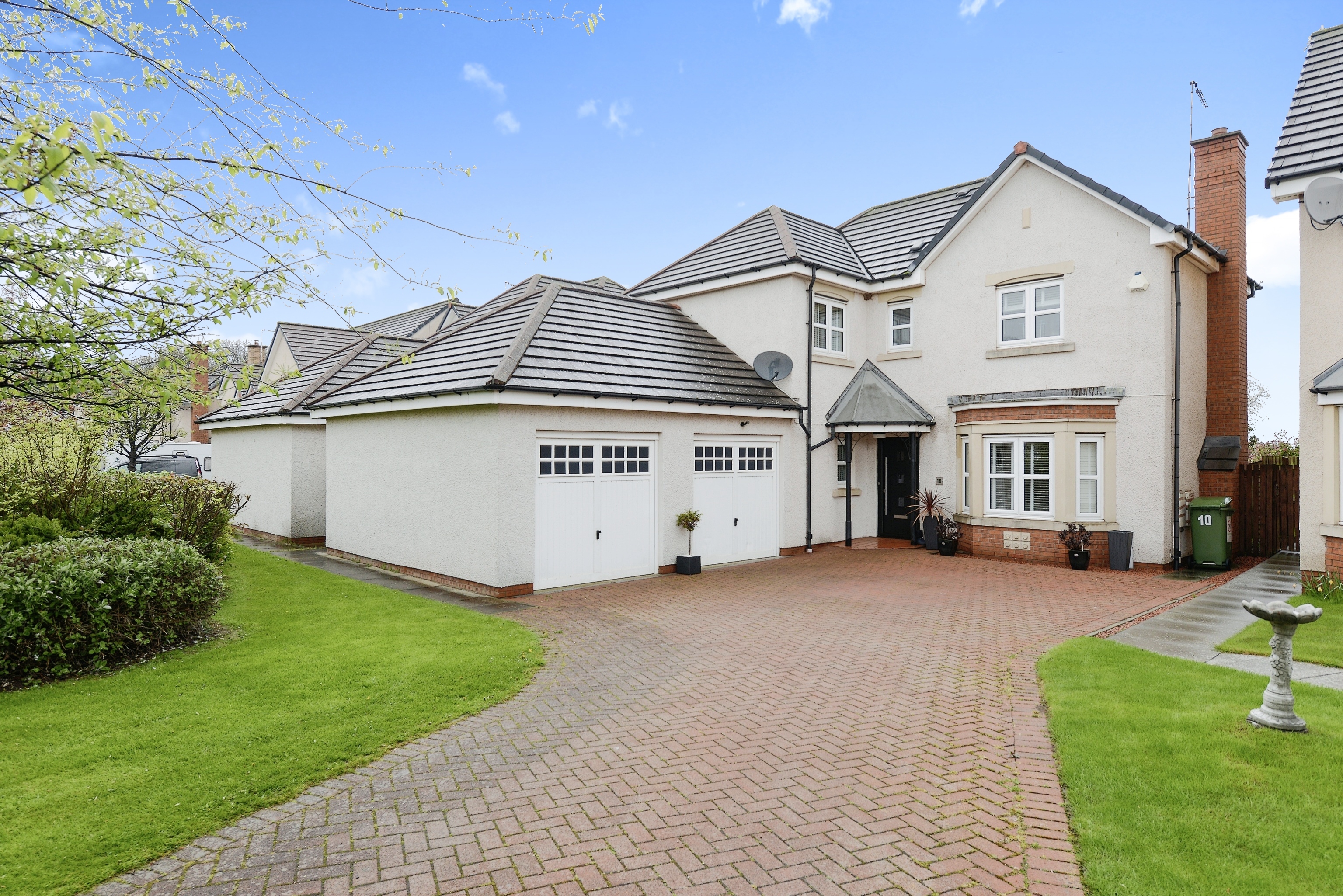 4 bedroom detached house for sale in Kellie Place, Dunbar, EH42 1GF
