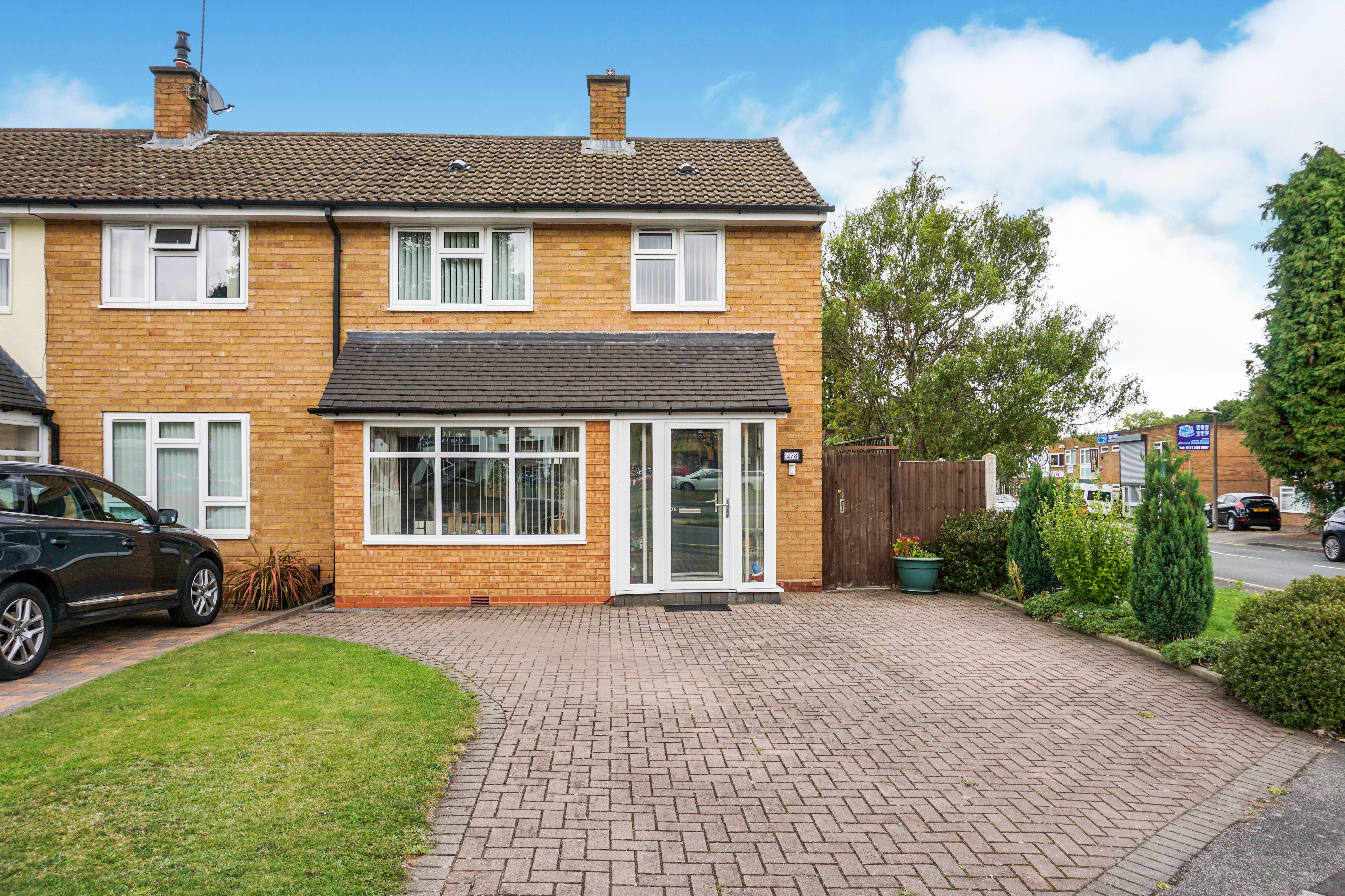 3 bedroom end of terrace house for sale in Lode Lane, Solihull, B91 2HG