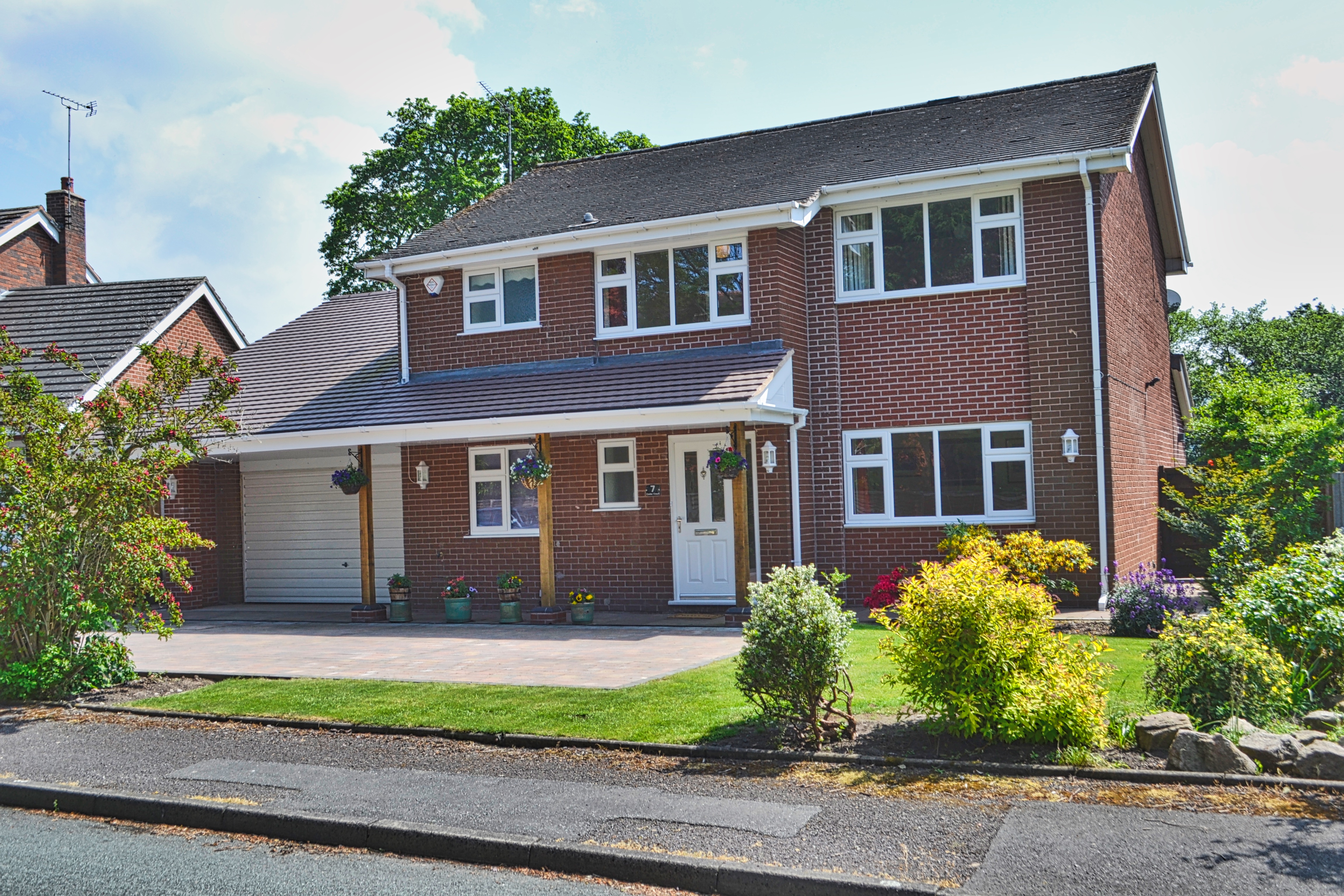 4 bedroom detached house for sale in Cedar Court, Congleton, CW12 3JP