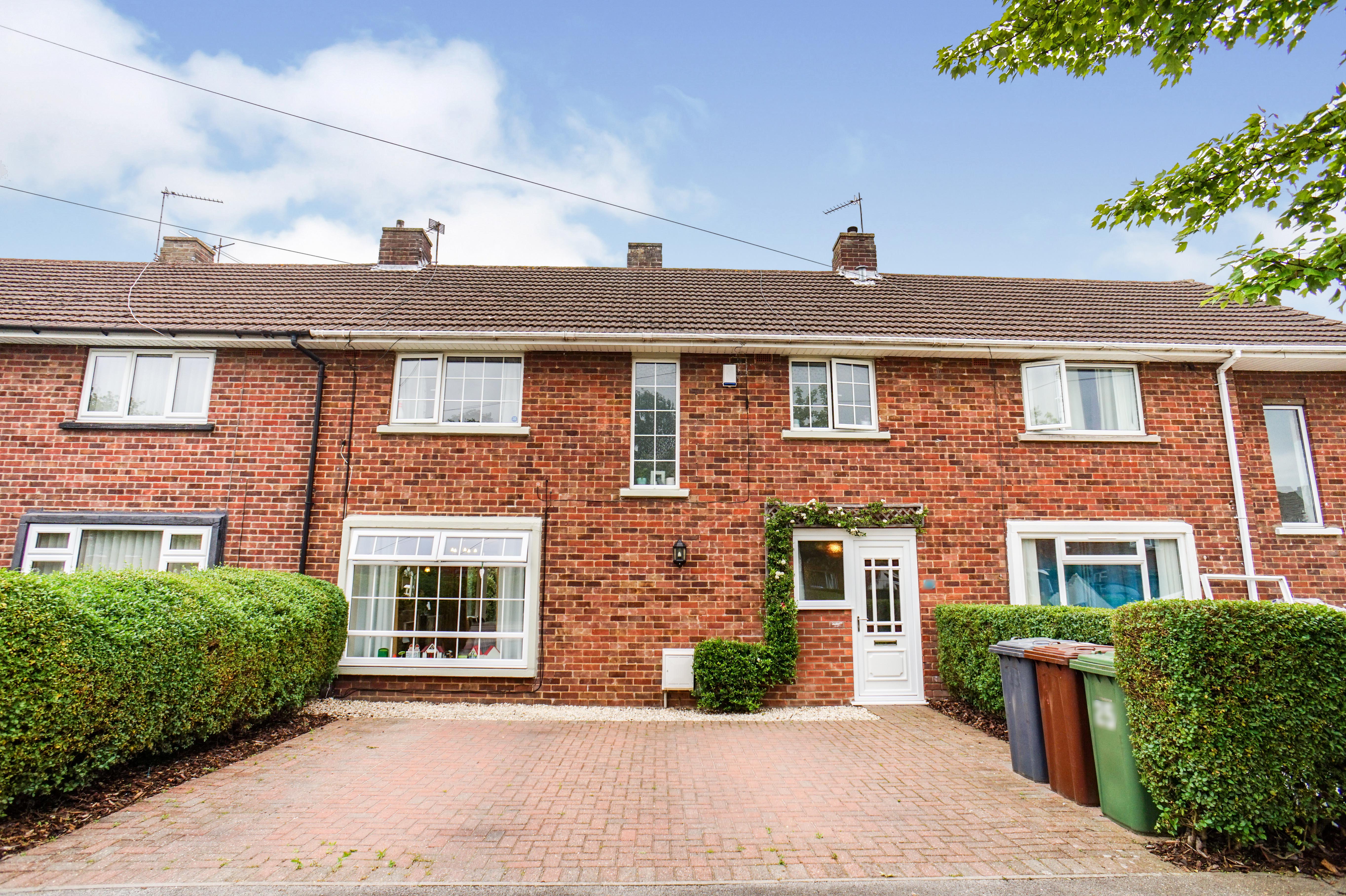 3 bedroom terraced house for sale in Hemswell Avenue, Lincoln, LN6 0BD