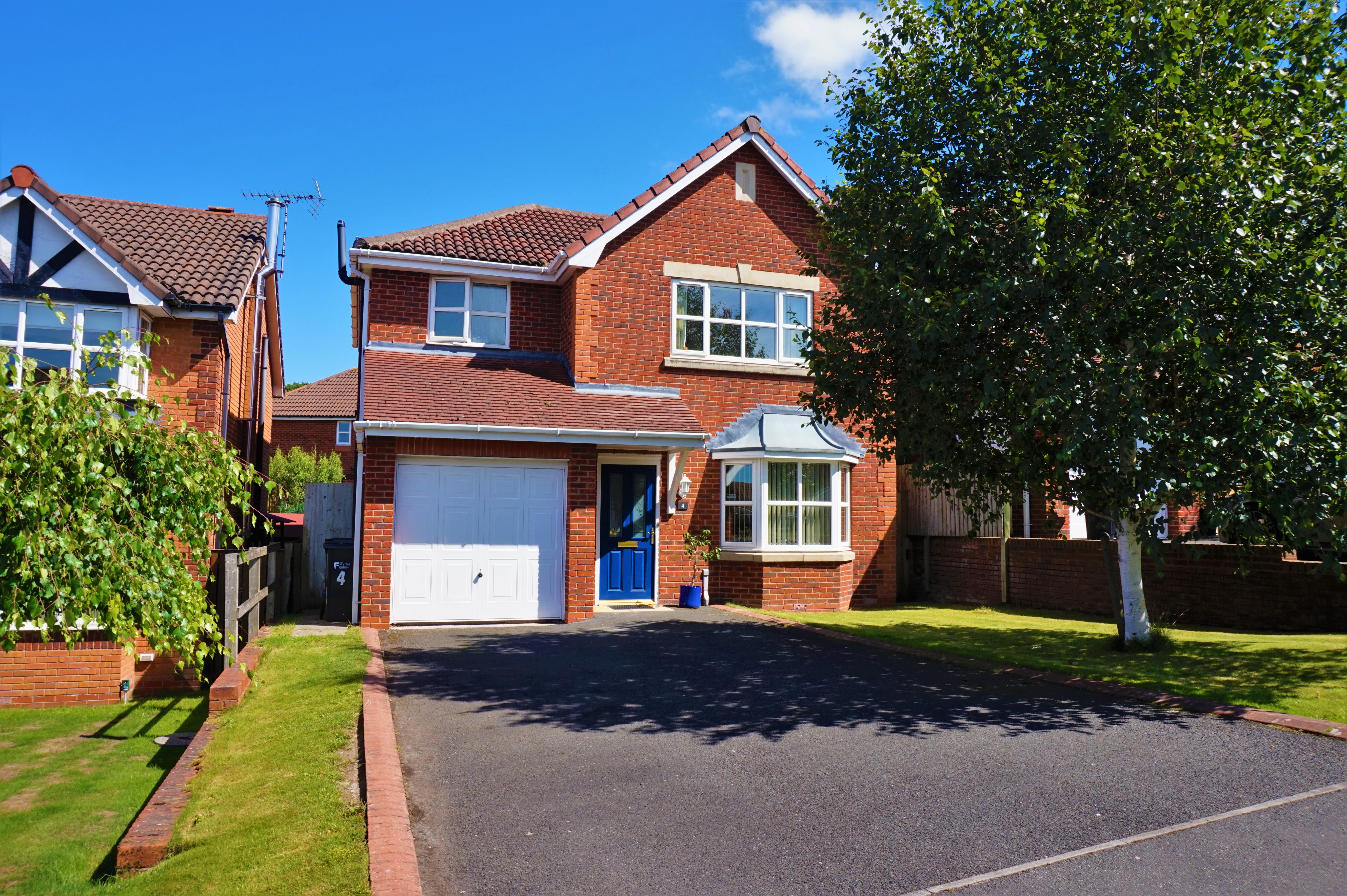 3 bedroom detached house for sale in Caerphilly Road, Buckley, CH7 3QJ