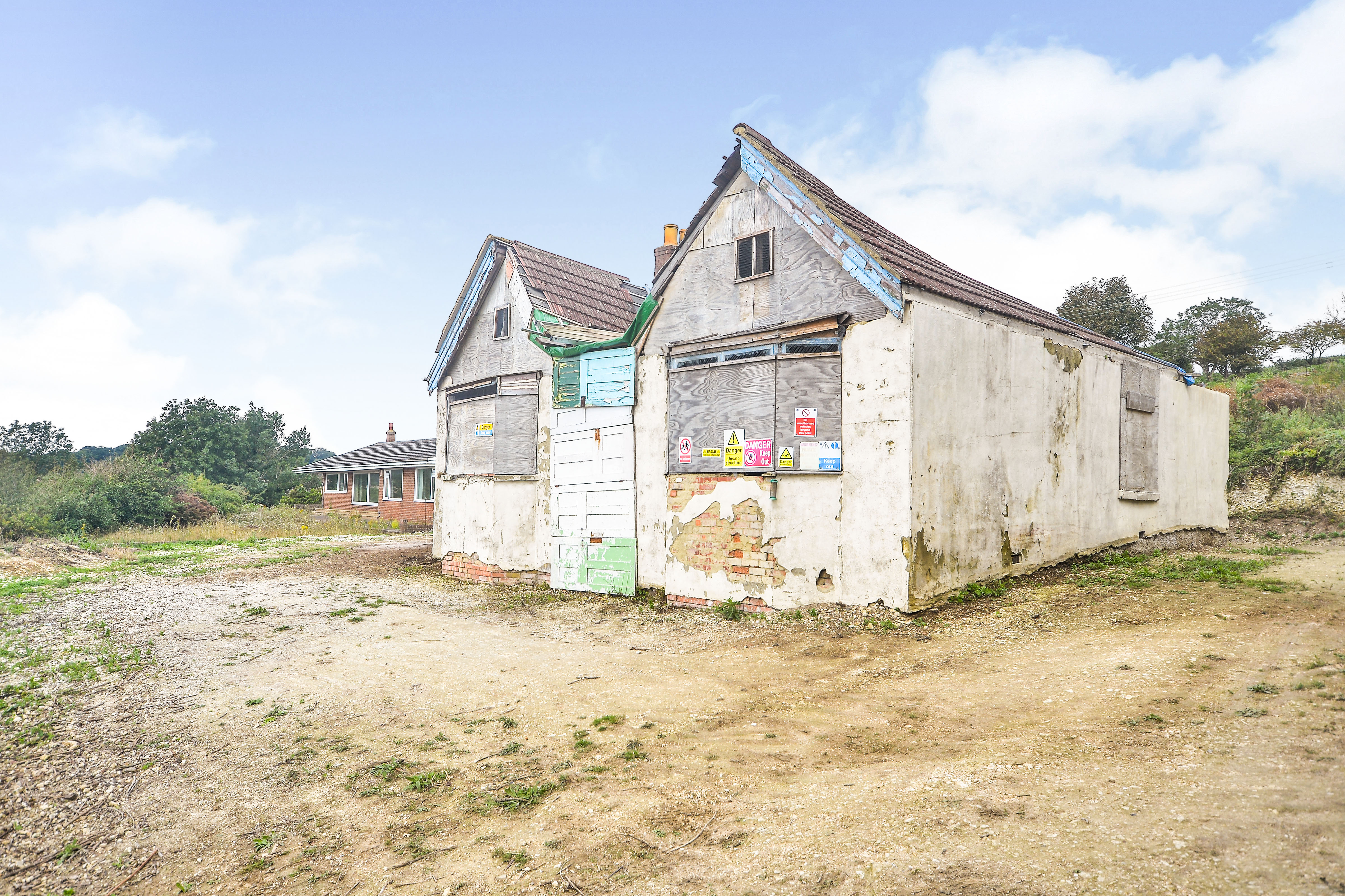 4 bedroom detached house for sale in Crete road east, Folkestone, CT18 7EG