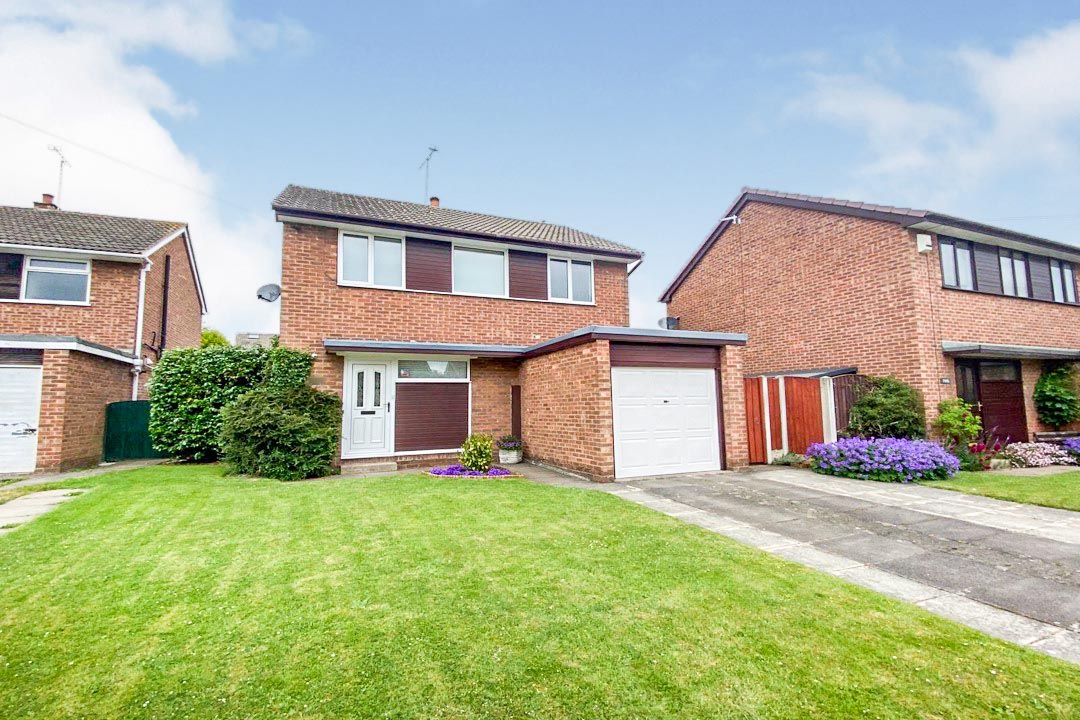 3 bedroom detached house for sale in Vicarage Close, South Kirkby ...