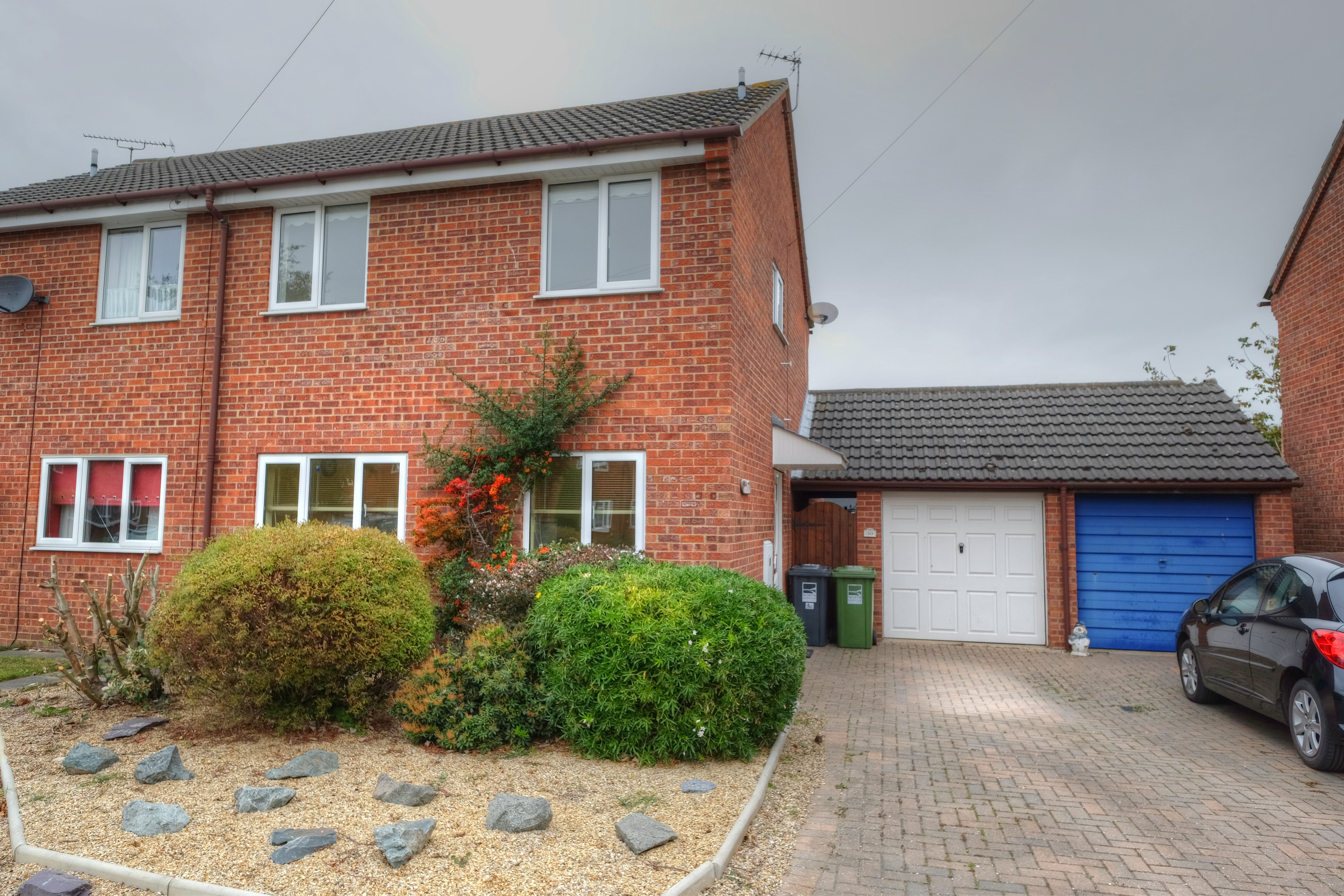 3 bedroom semi-detached house for sale in Hastings Way, Sutton, NR12 9RQ