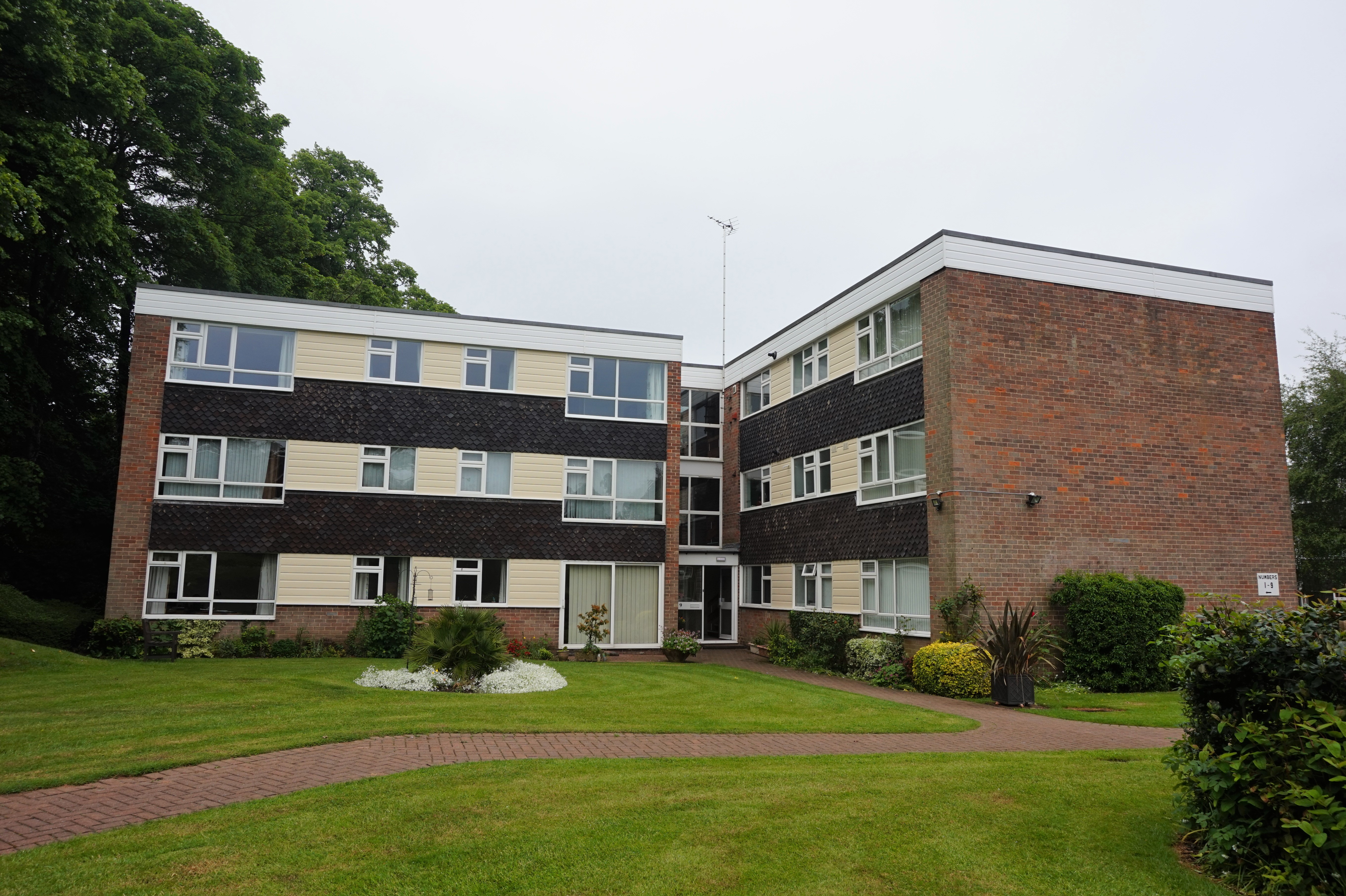3 bedroom ground floor flat for sale in Albany Gardens, Solihull, B91 2PT