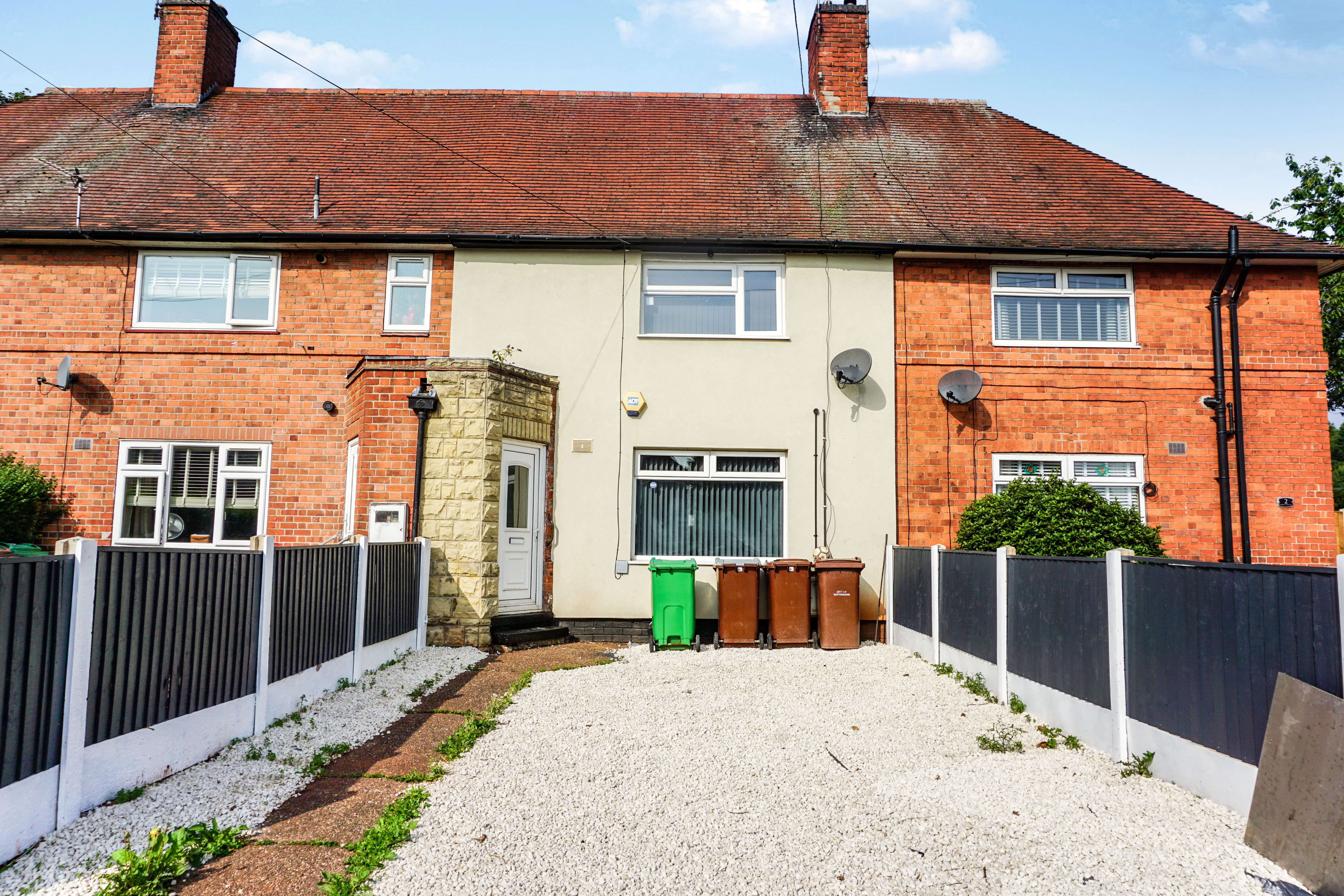 3 bedroom terraced house for sale in Minver Crescent, Nottingham, NG8 5PF