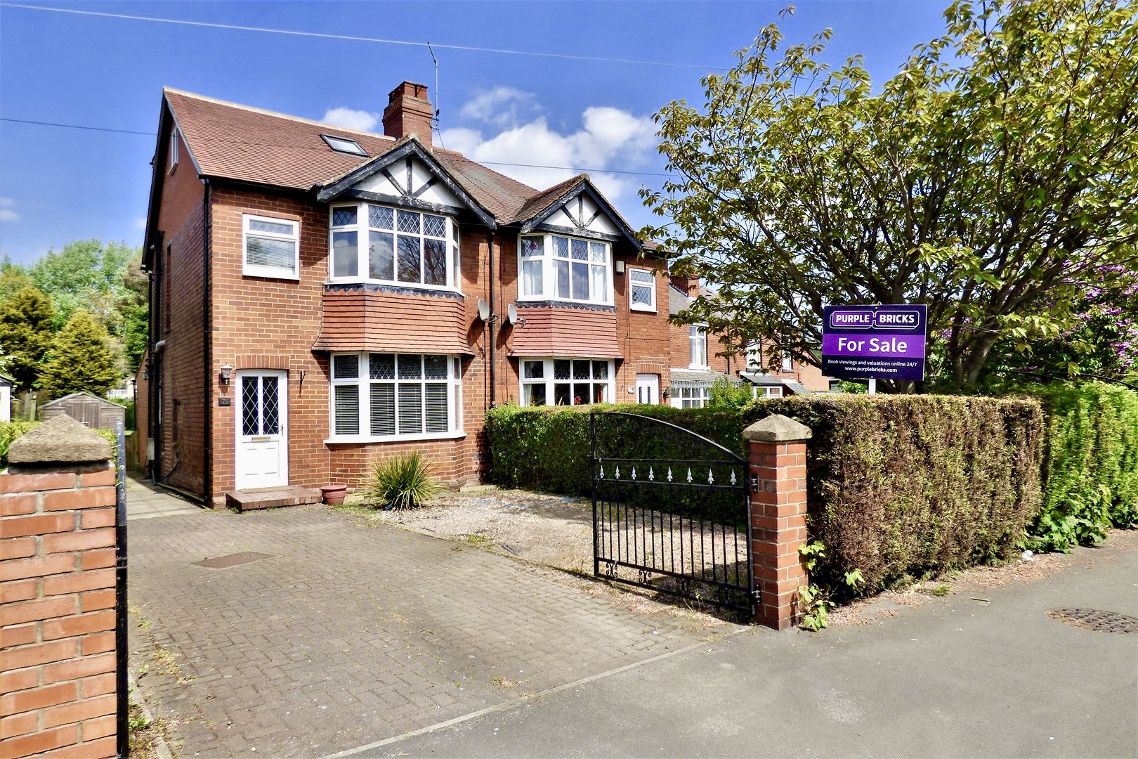 3 bedroom semi-detached house for sale in Haigh Road, Rothwell, LS26 0LW