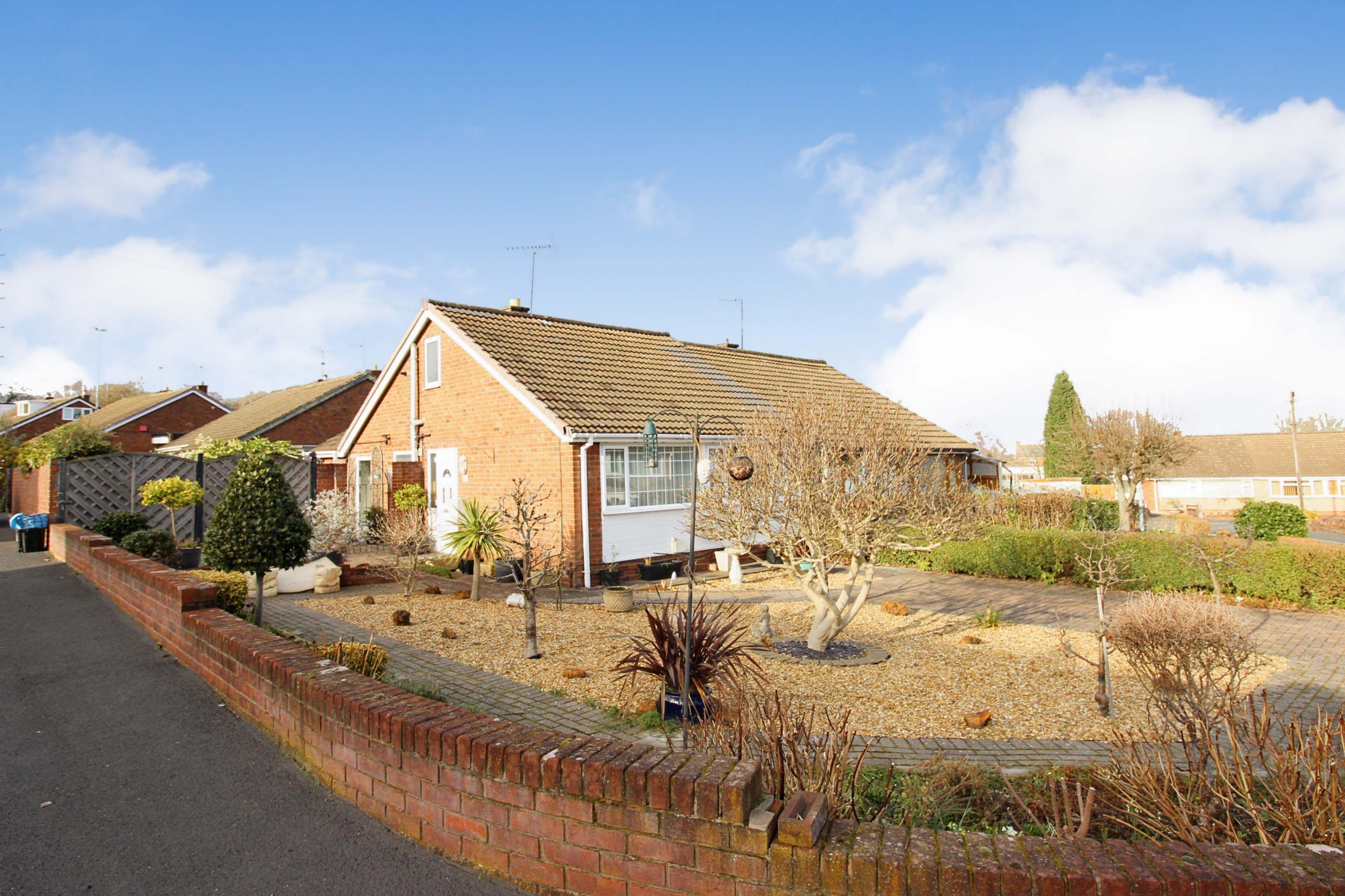 3 bedroom bungalow for sale in School Grove, Telford, TF2 6BQ