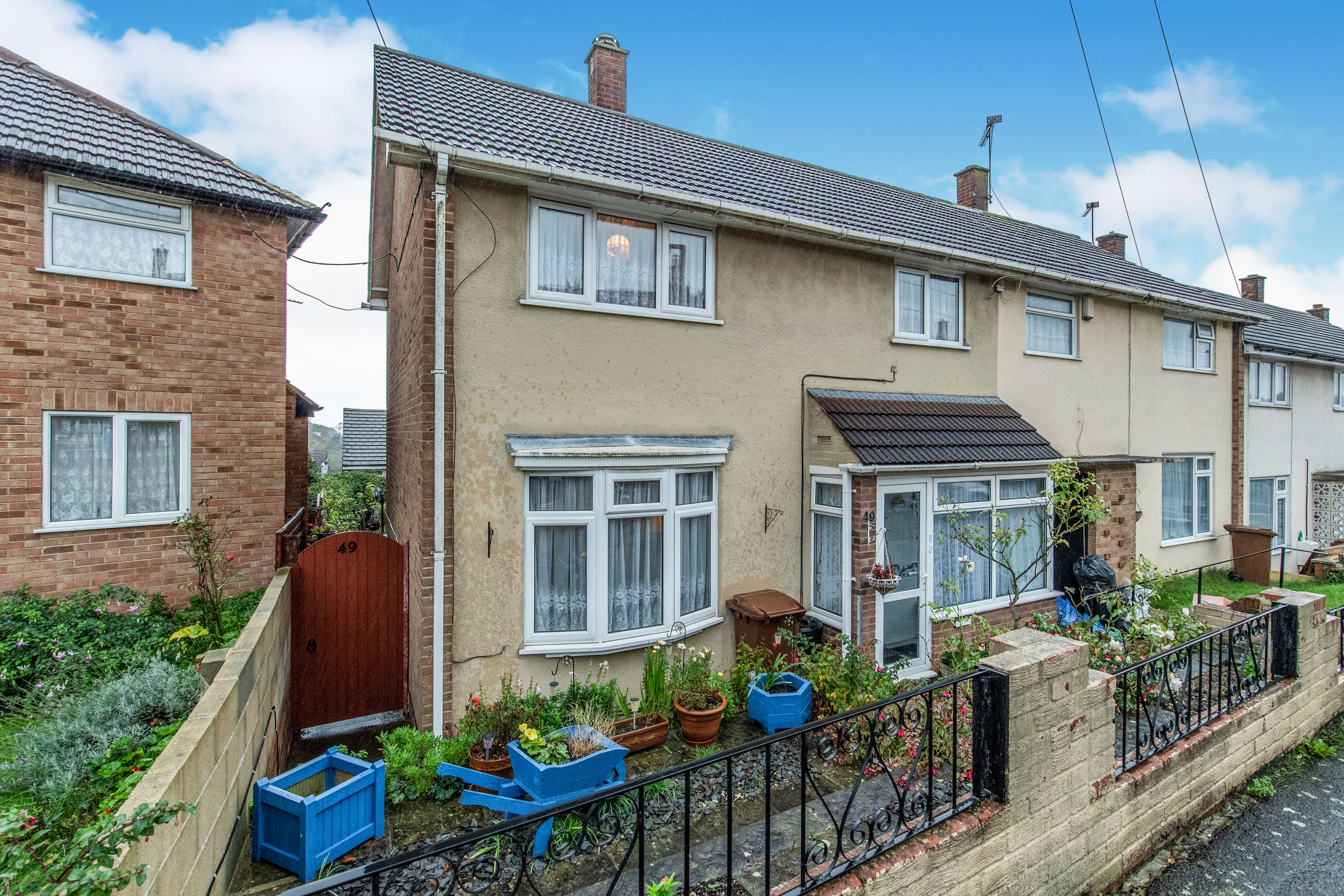 3 bedroom semi-detached house for sale in Clifton Close, Strood ...