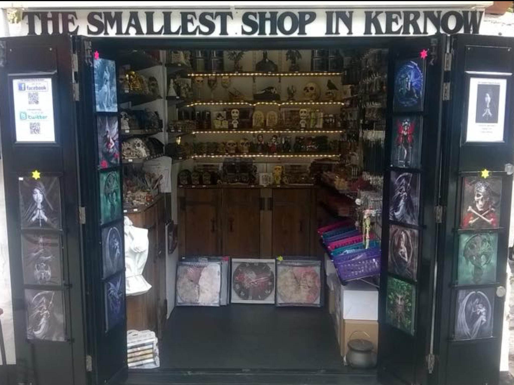 shop for sale in The Coombes , Polperro, PL13 2RG