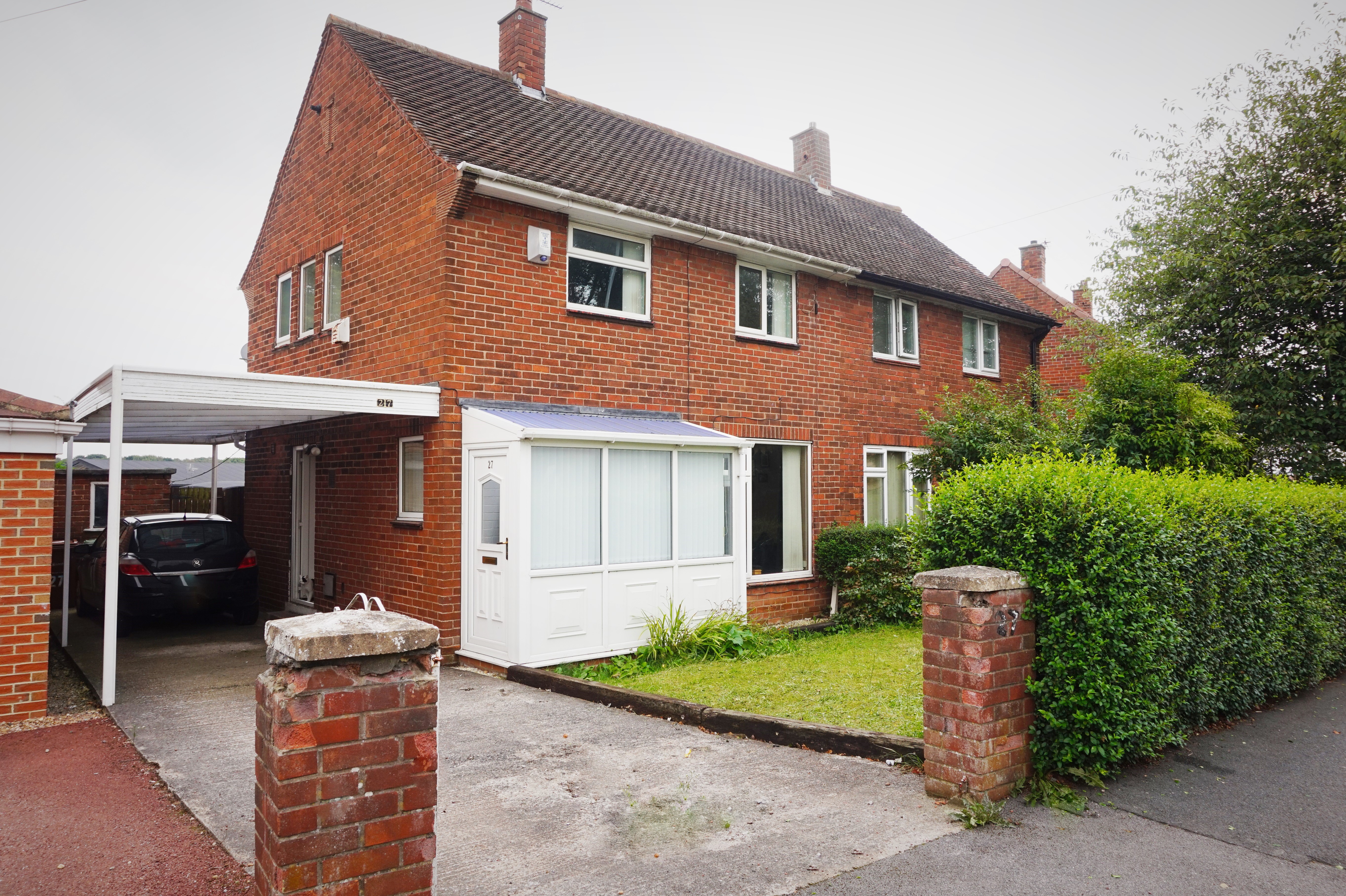 2 bedroom semi-detached house for sale in Swarcliffe Drive, Leeds, LS14 5JW