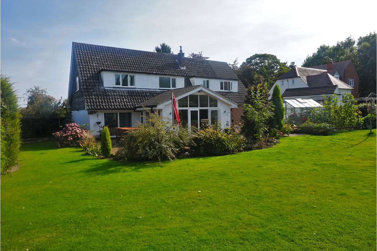 4 bedroom detached house for sale in Daventry Road, Kilsby, Rugby, CV23 8XF