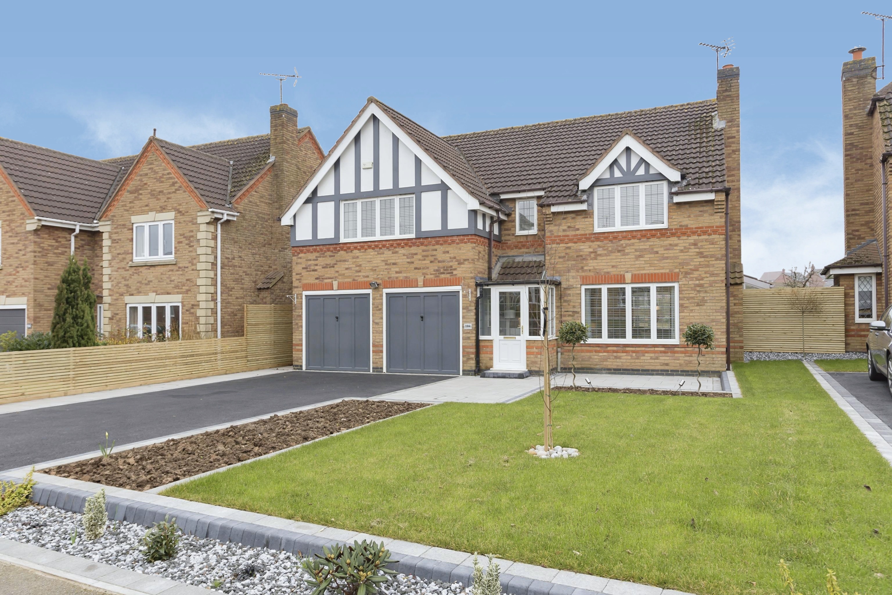 5 bedroom detached house for sale in Forest House Lane, Leicester, LE3 3PY