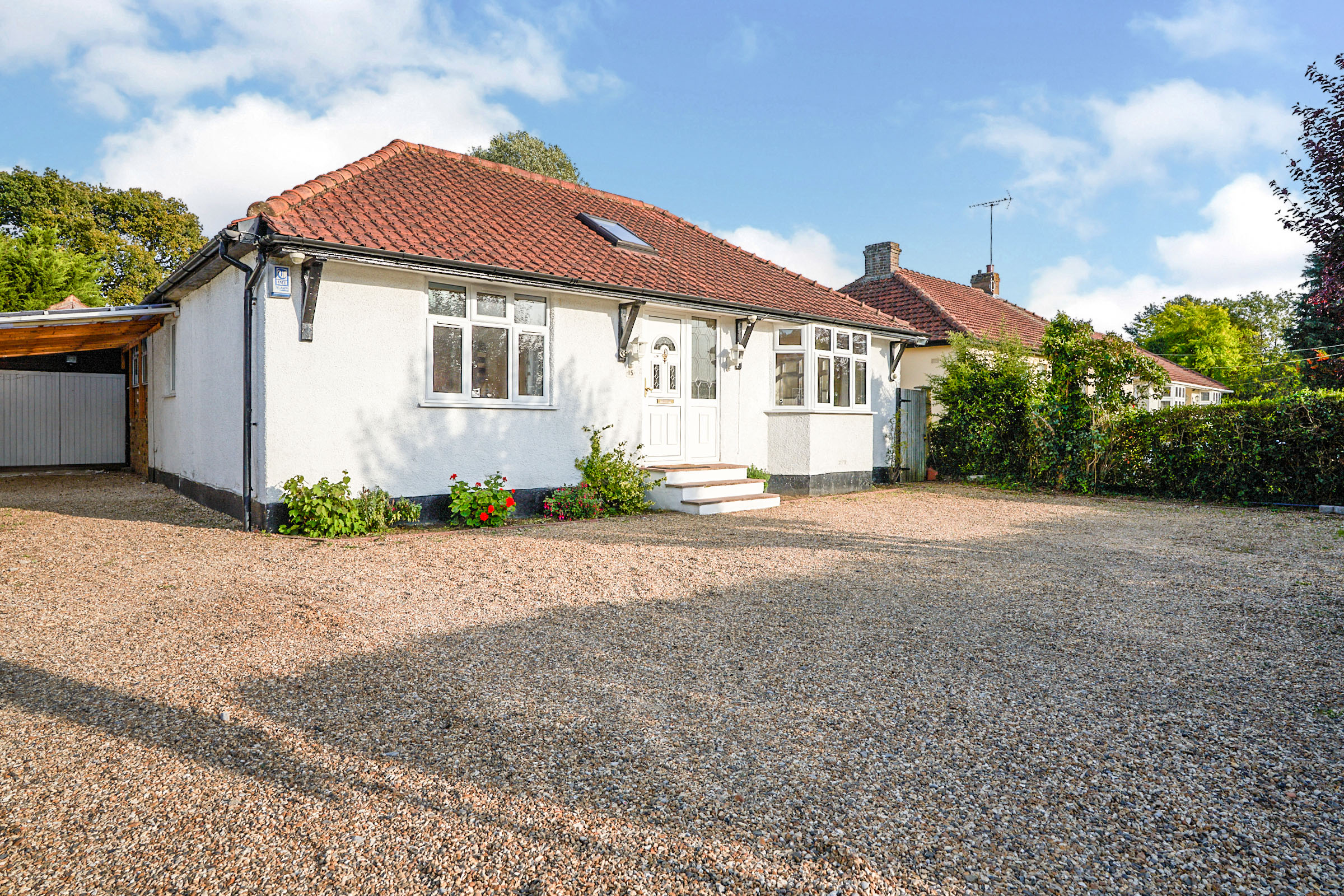 4 bedroom chalet for sale in Coppice Drive, Wraysbury, TW19 5JG