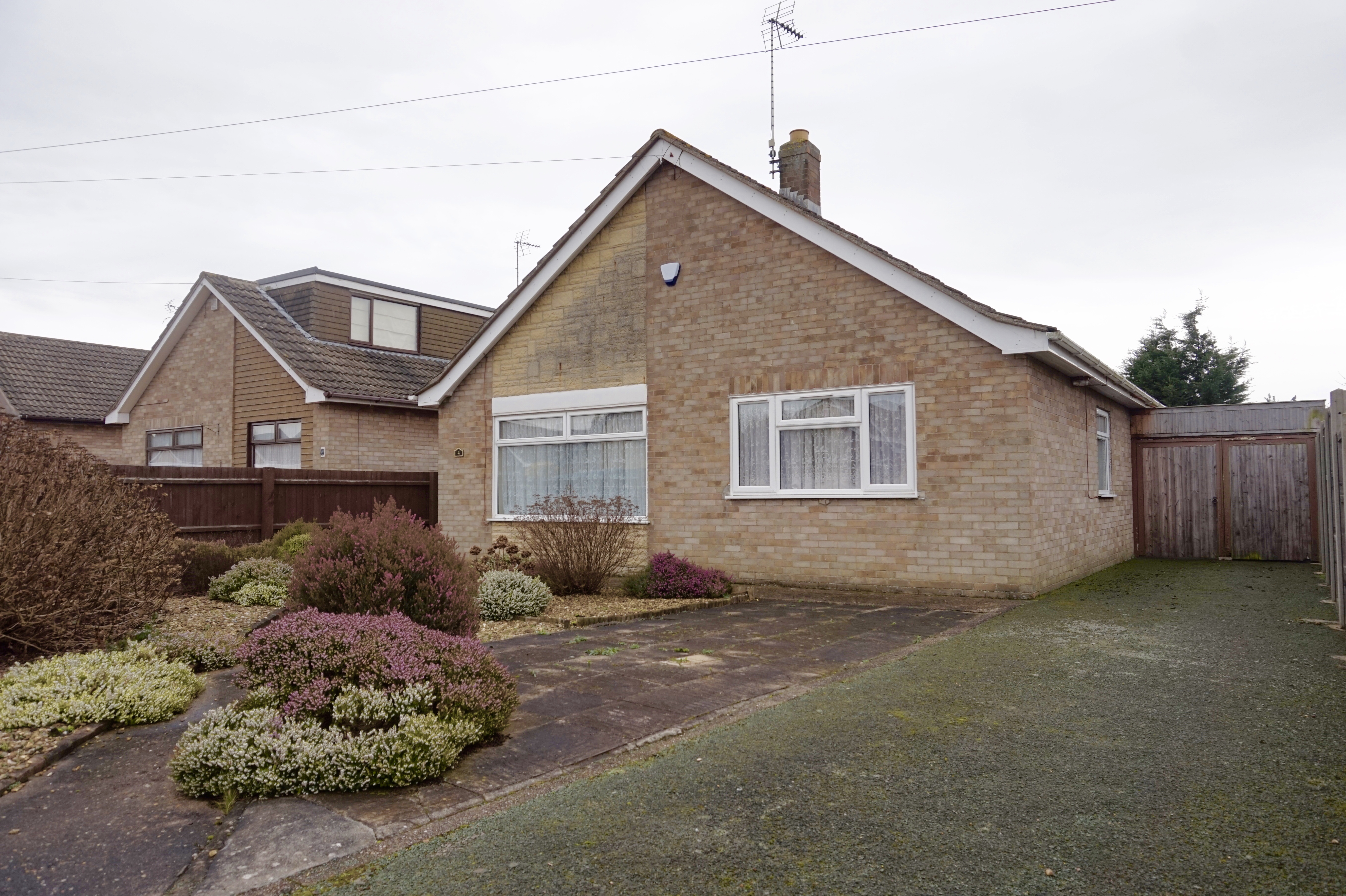 3 bedroom bungalow for sale in Ennerdale Rise, Gunthorpe, Peterborough ...