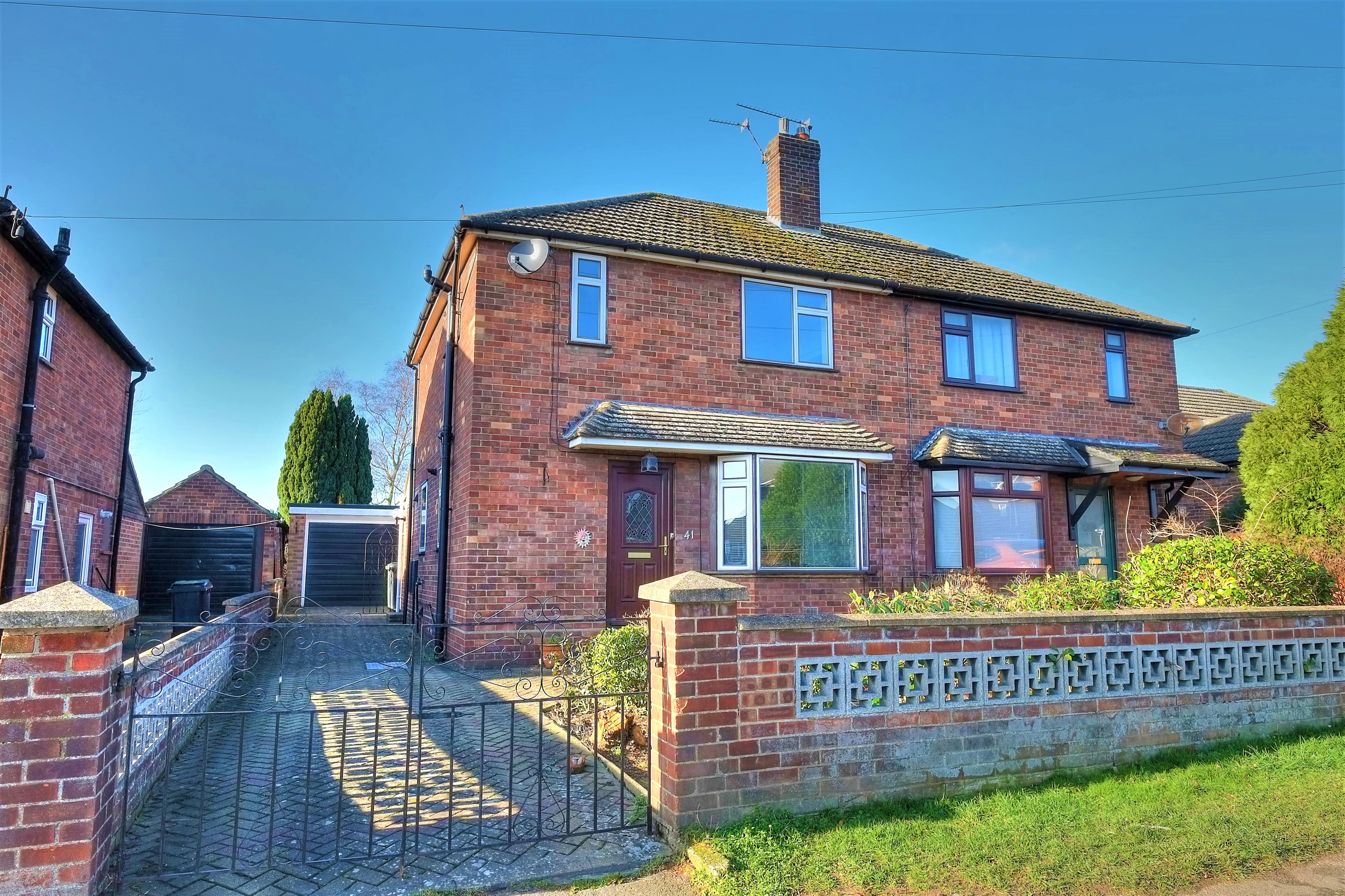 3 bedroom semi-detached house for sale in Breckland Road, Norwich, NR5 0RW