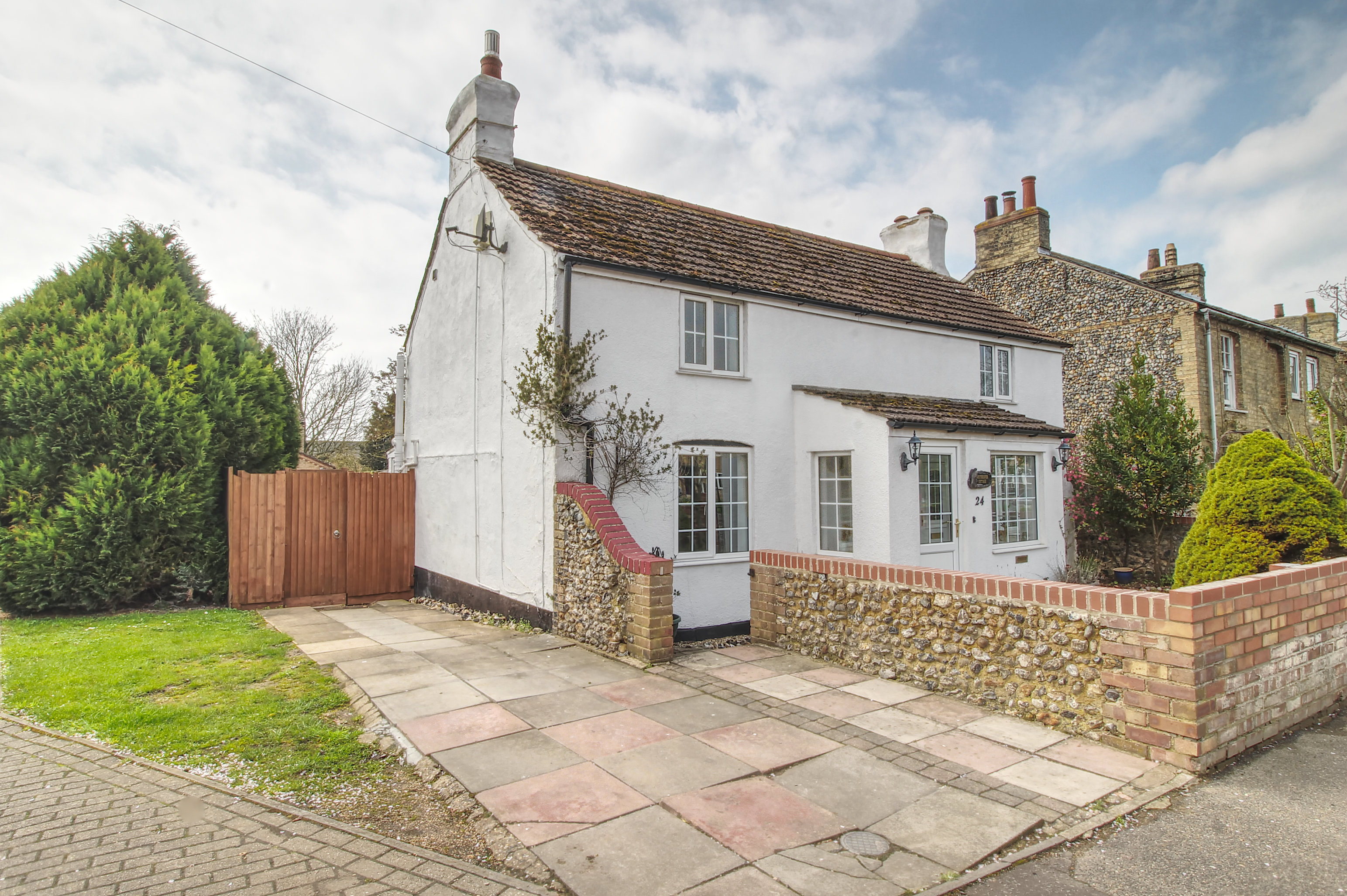 4 bedroom detached house for sale in 24 Fordham Road, Soham, Ely, CB7 5AQ