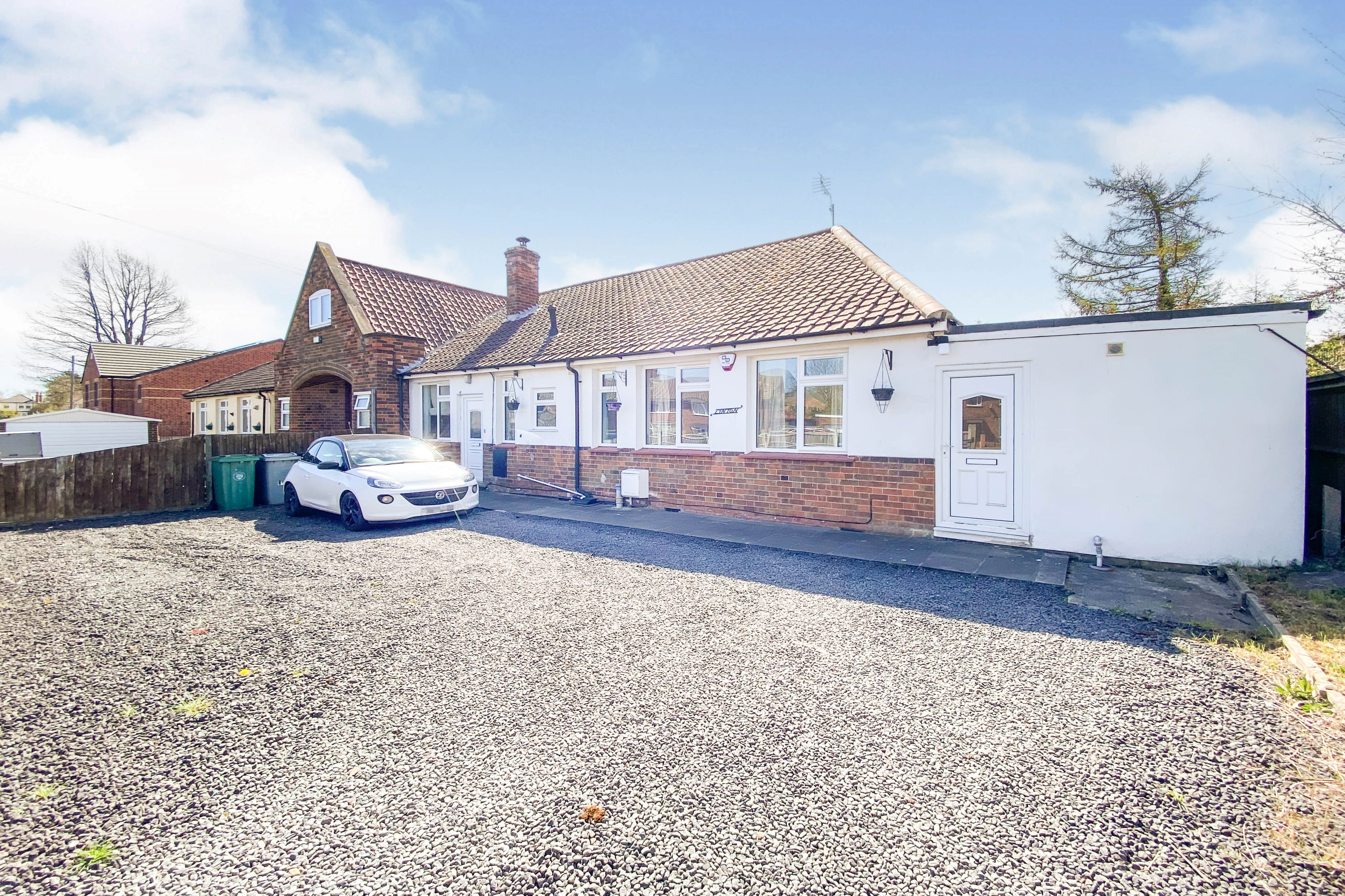4 bedroom bungalow for sale in Earlesfield Lane, Grantham, NG31 7NT