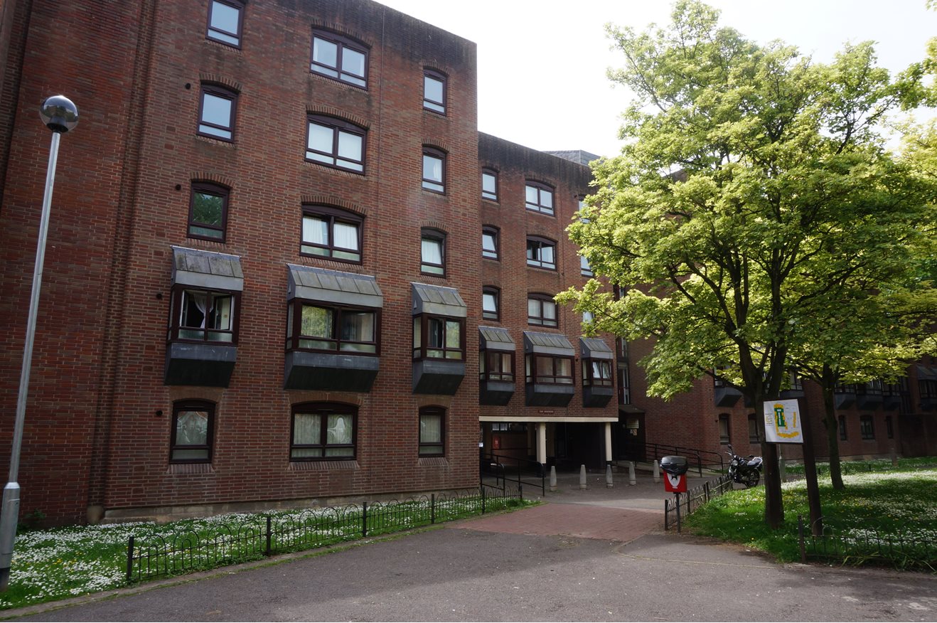 3 bedroom flat for sale in The Dukeries Westgate street, Gloucester ...