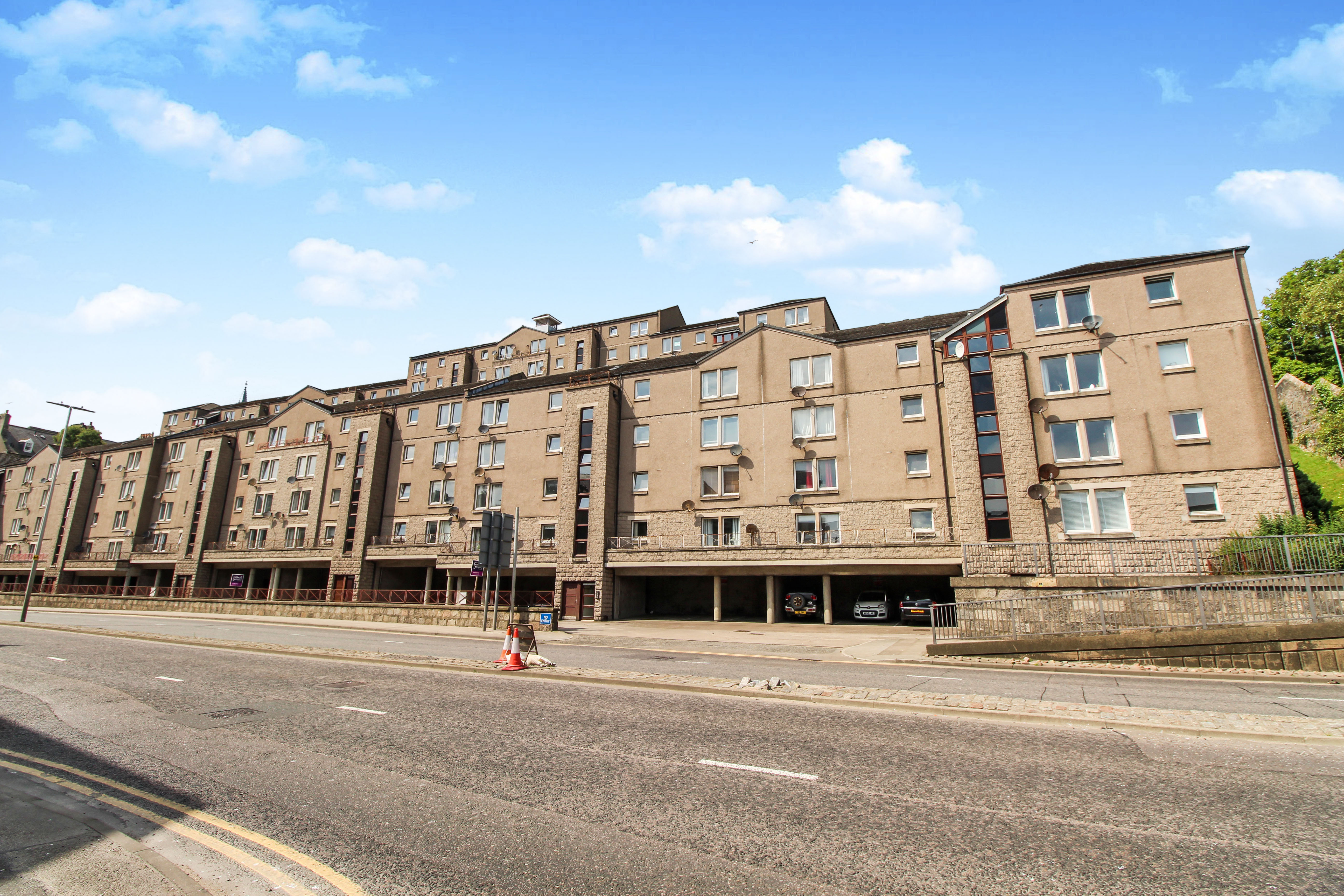 2 bedroom flat for sale in Virginia Street, Aberdeen, AB11 5AX