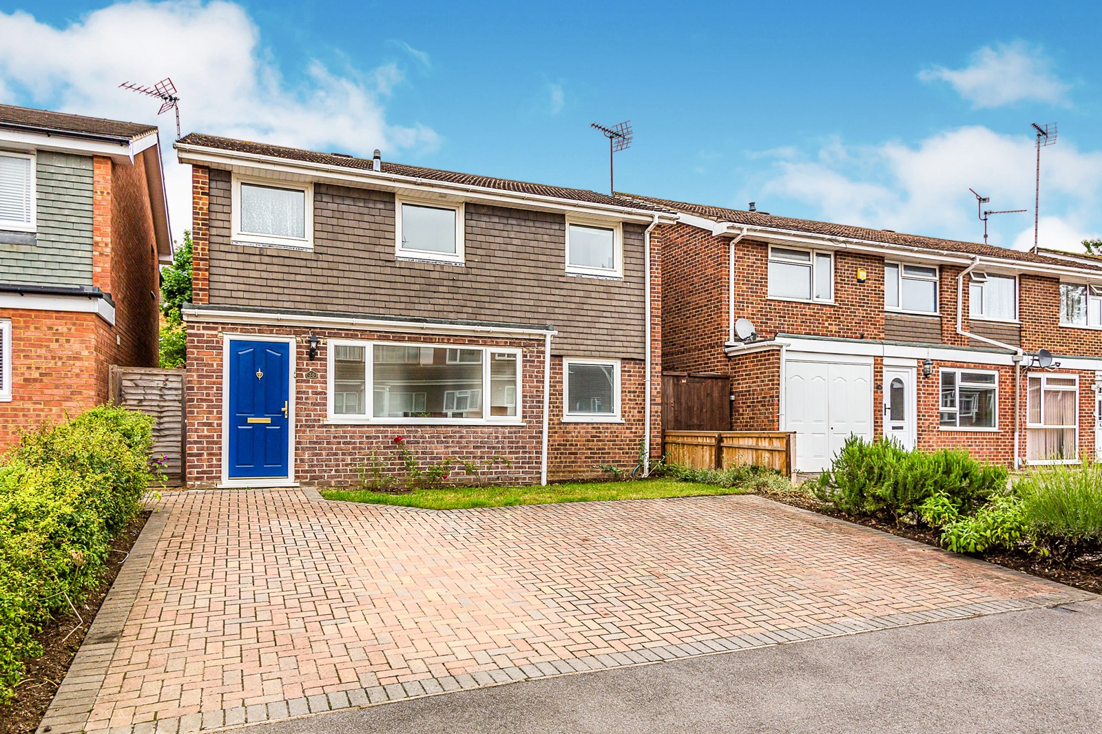 4 bedroom detached house for sale in Chichester Road, Tilehurst ...