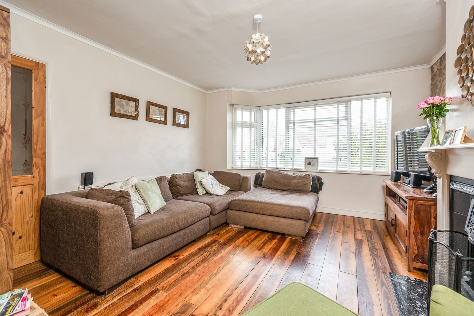 3 bedroom semi-detached house for sale in Lower Road, Hextable, BR8 7RZ