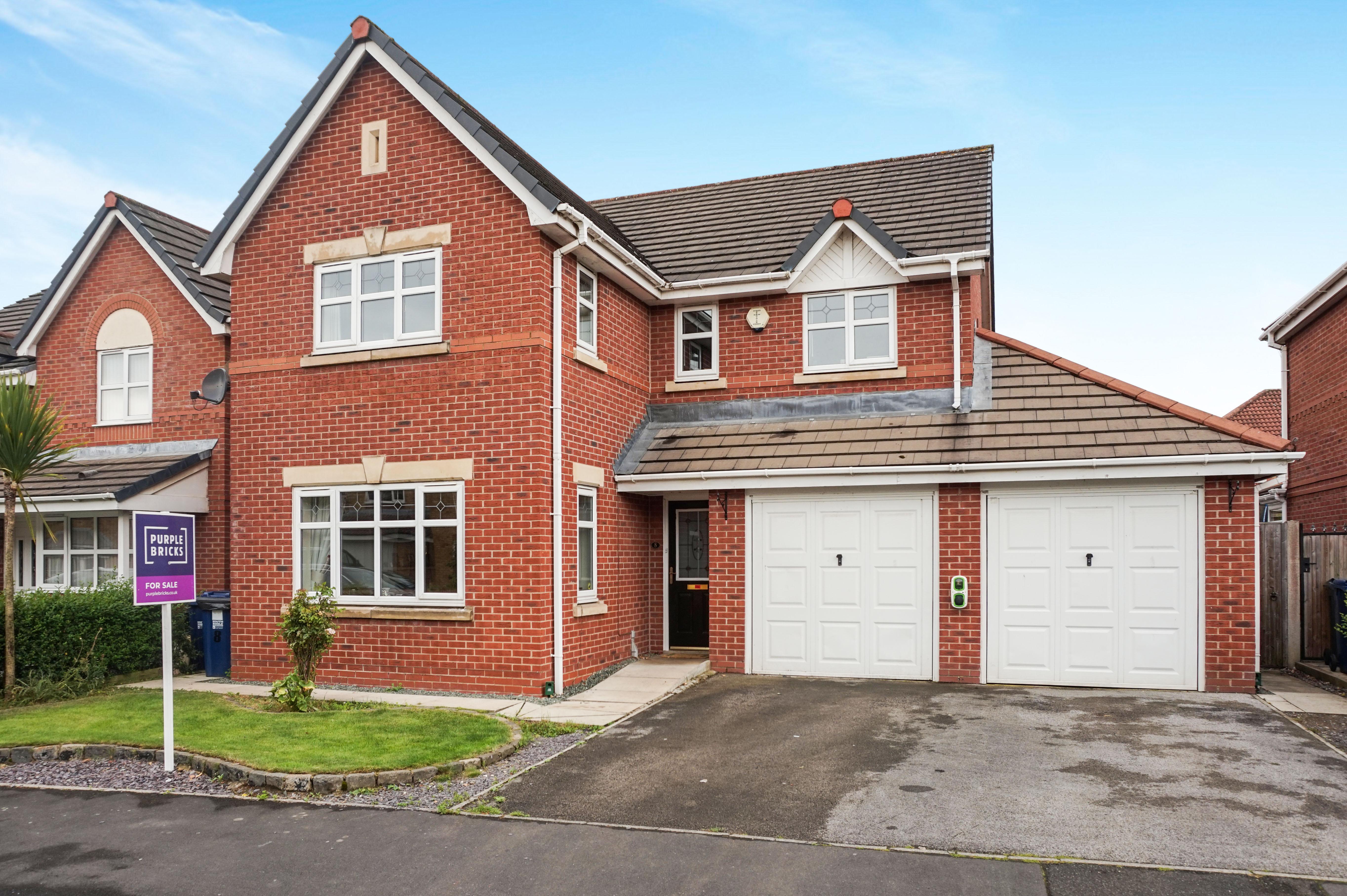 4 bedroom detached house for sale in Barn Hey Drive, Leyland, PR26 6QX