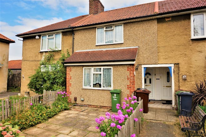 2 Bedroom Terraced House For Sale In Cornwallis Road Dagenham Rm9 5na