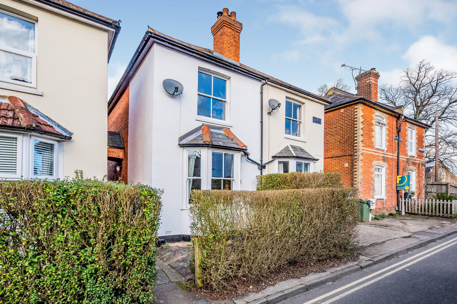 2 bedroom semi-detached house for sale in New Cross Road, Guildford ...