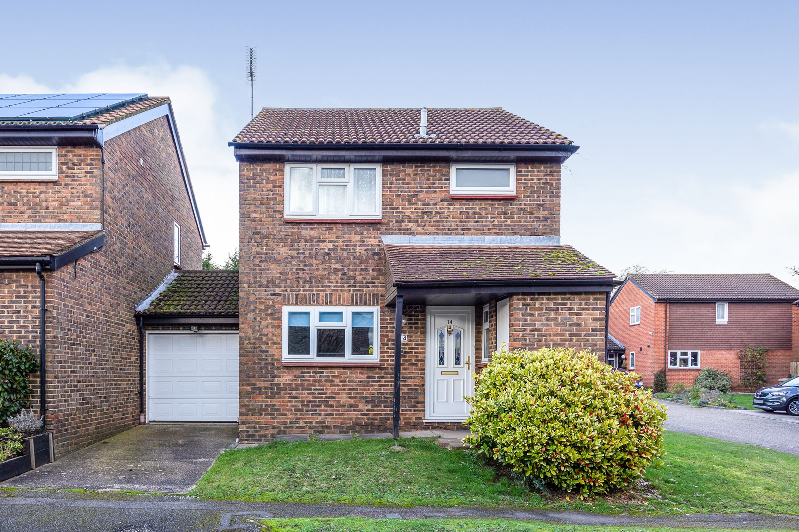 3 bedroom detached house for sale in Oak Green, Abbots Langley, WD5 0PG