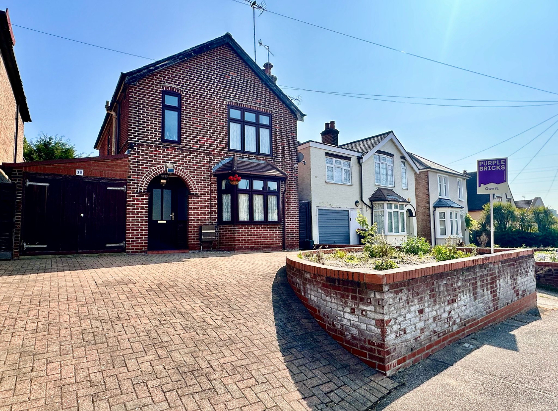 3 bedroom detached house for sale in Elmstead Road, Colchester, CO4 3AA