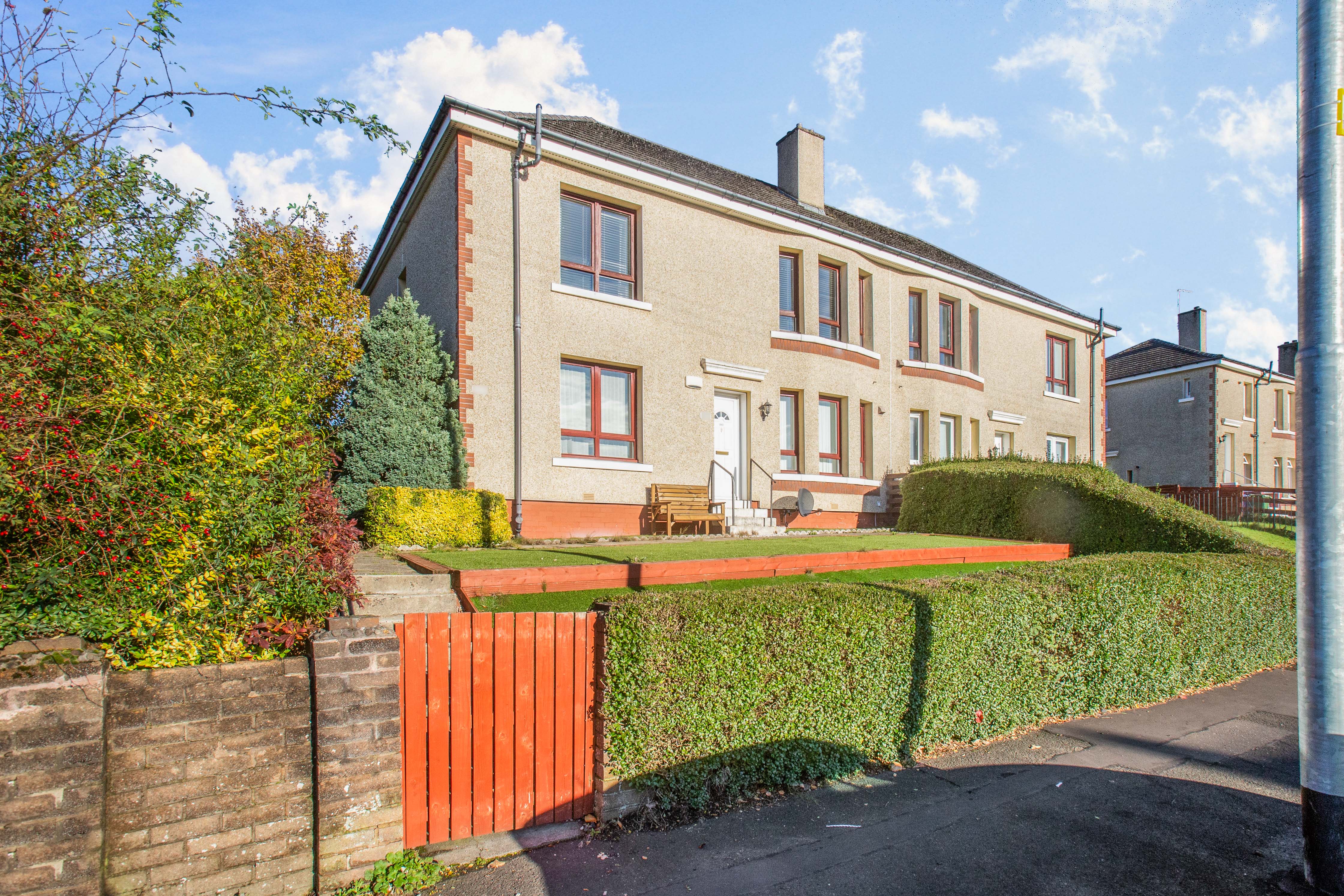 2 bedroom flat for sale in Carntyne Road, Glasgow, G32 6LS