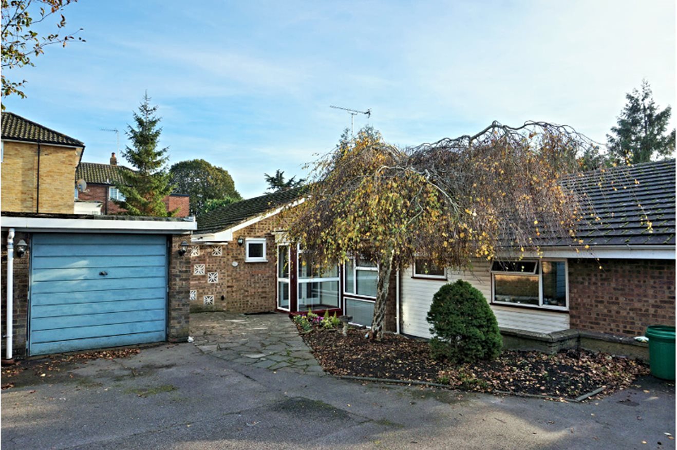 2 bedroom semi-detached bungalow for sale in Croham Mount, South ...