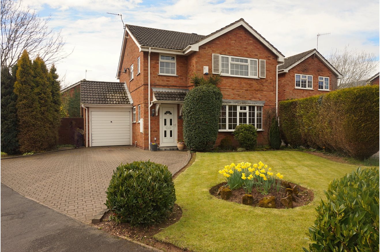 4 bedroom detached house for sale in Jonathan Road, Stoke-on-trent, ST4 8LP