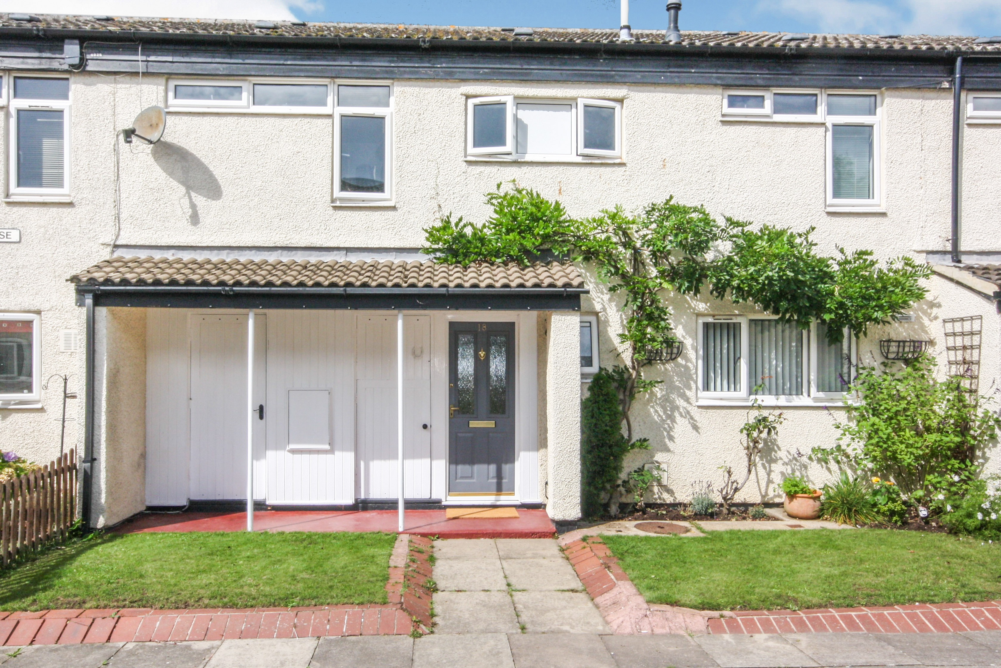4 bedroom terraced house for sale in Sittang Close, Colchester, CO2 9RB