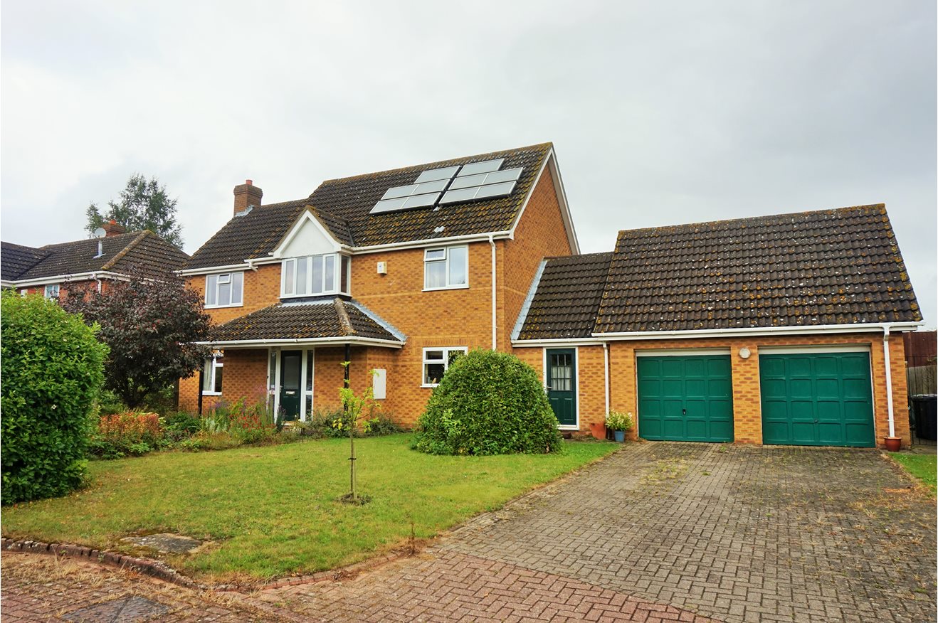 4 bedroom detached house for sale in Old Station Court, Blunham, MK44 3PN