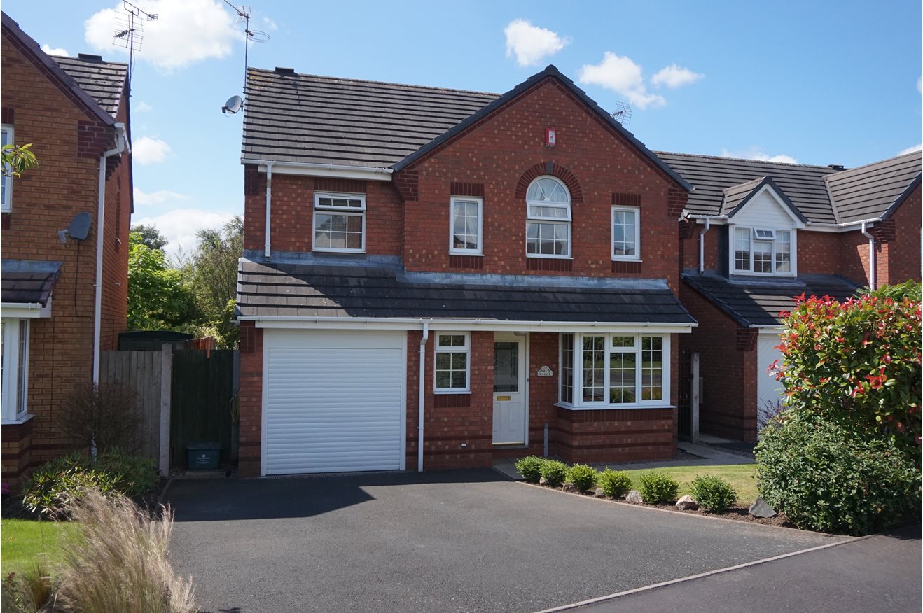 4 bedroom detached house for sale in Stag Drive, Cannock, WS12 4UJ