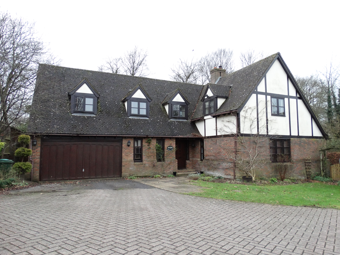 5 bedroom detached house for sale in Heritage Park, Basingstoke, RG22 4XT