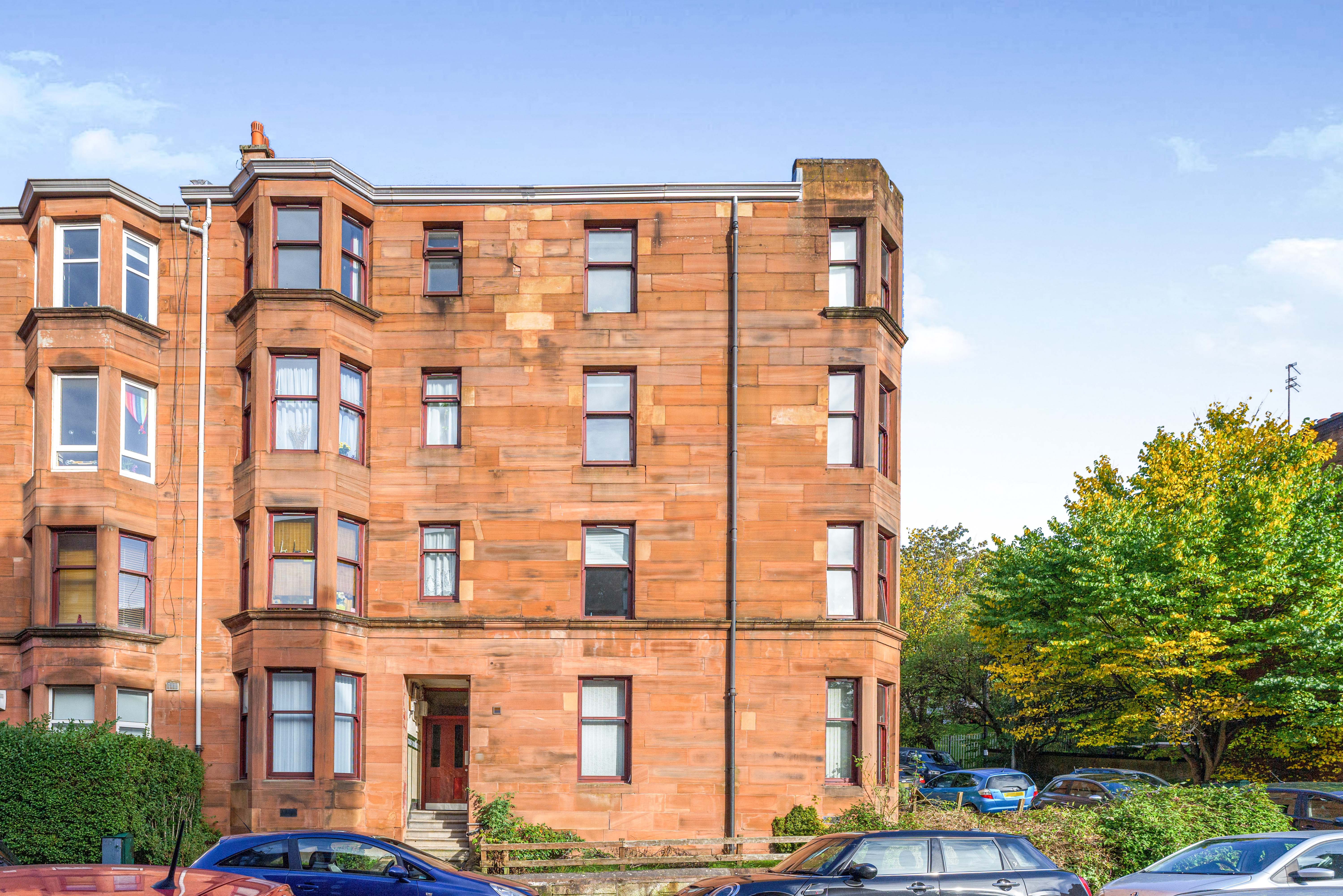 2 bedroom flat for sale in 16 Kennoway Drive, Glasgow, G11 7TZ