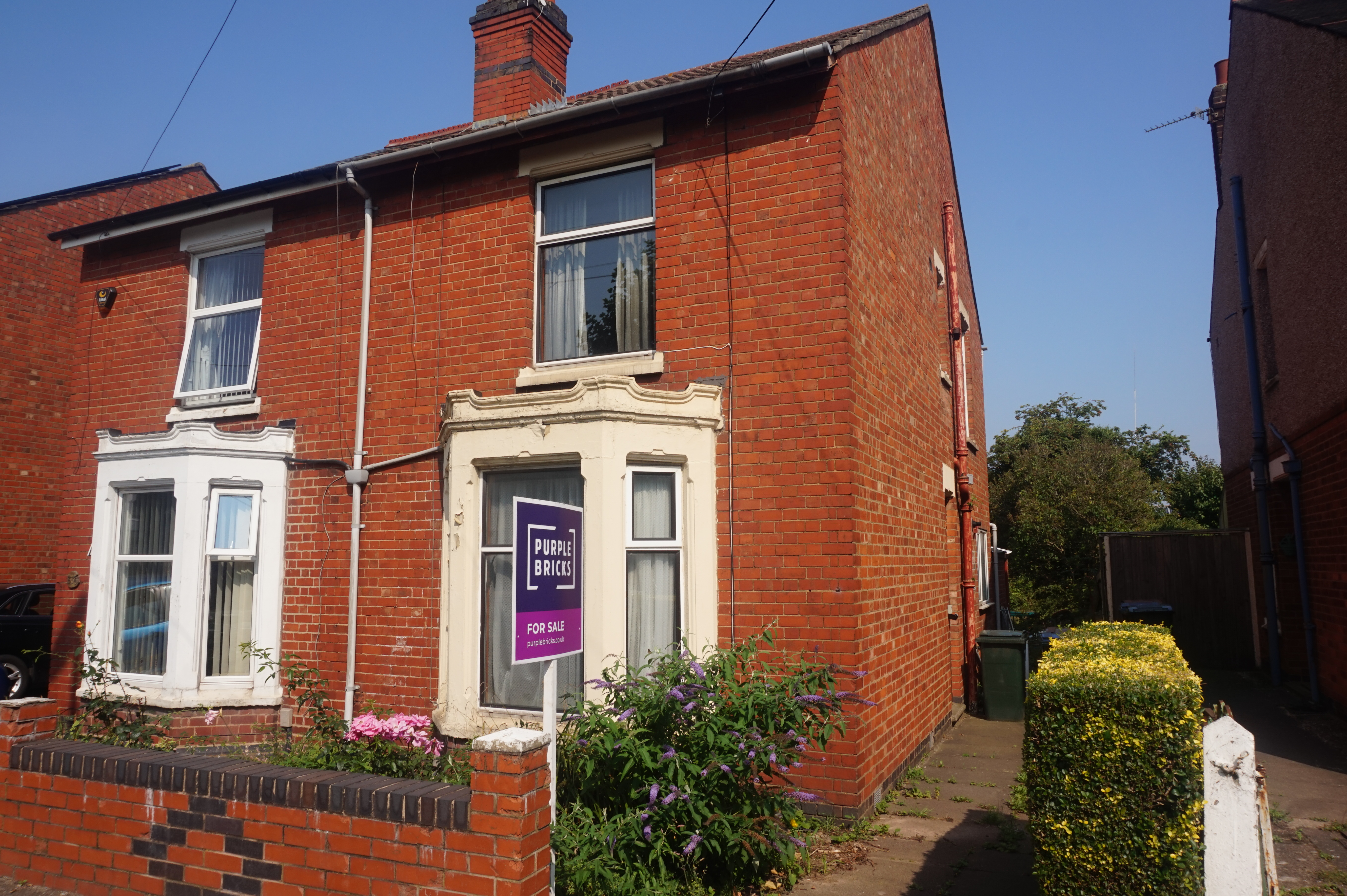 3 bedroom semi-detached house for sale in Lythalls Lane, Coventry, CV6 6GA