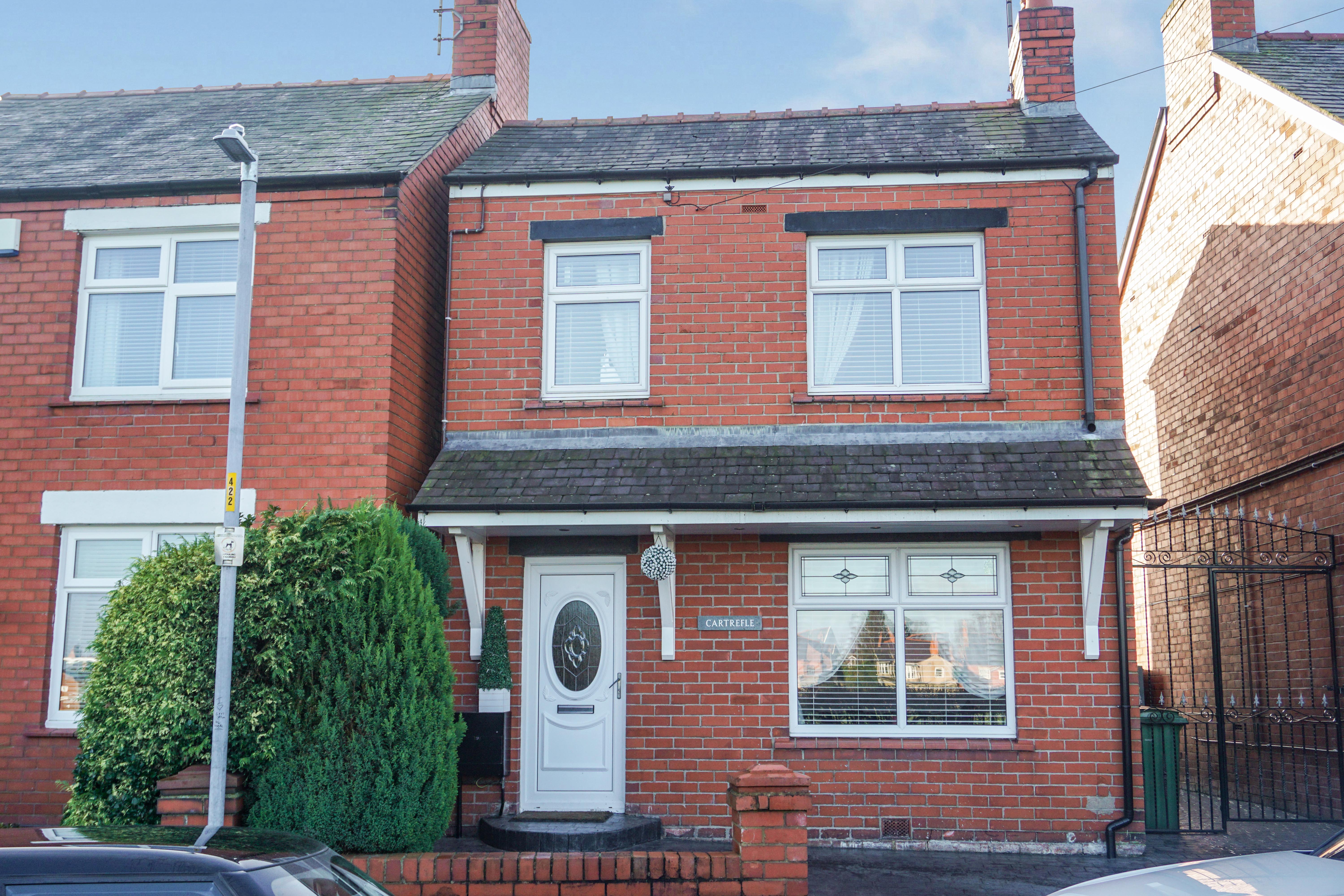 3 bedroom detached house for sale in Duke Road, Wrexham, LL14 1SS