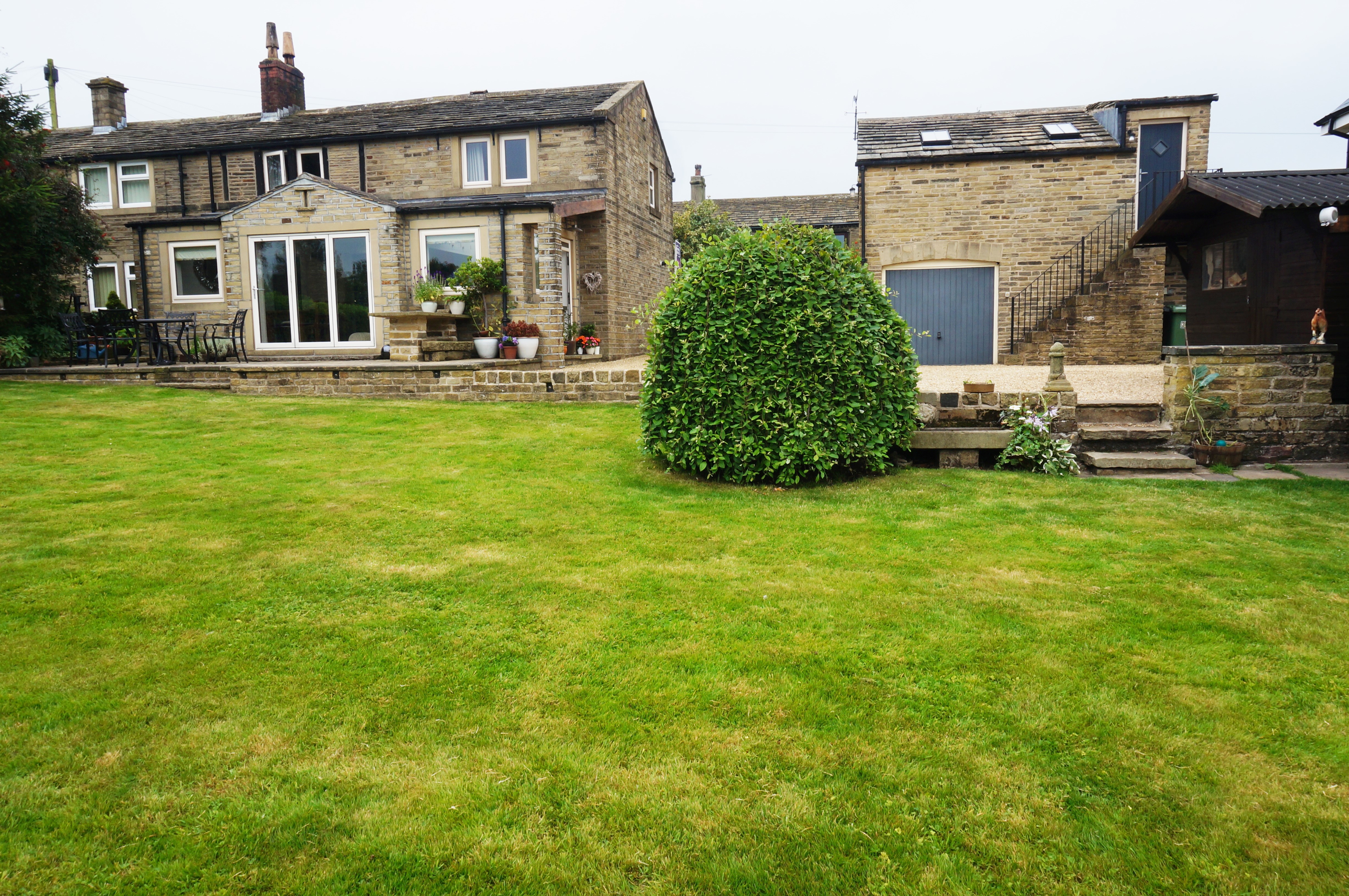 3 bedroom character property for sale in Dunford Road, Hade Edge ...
