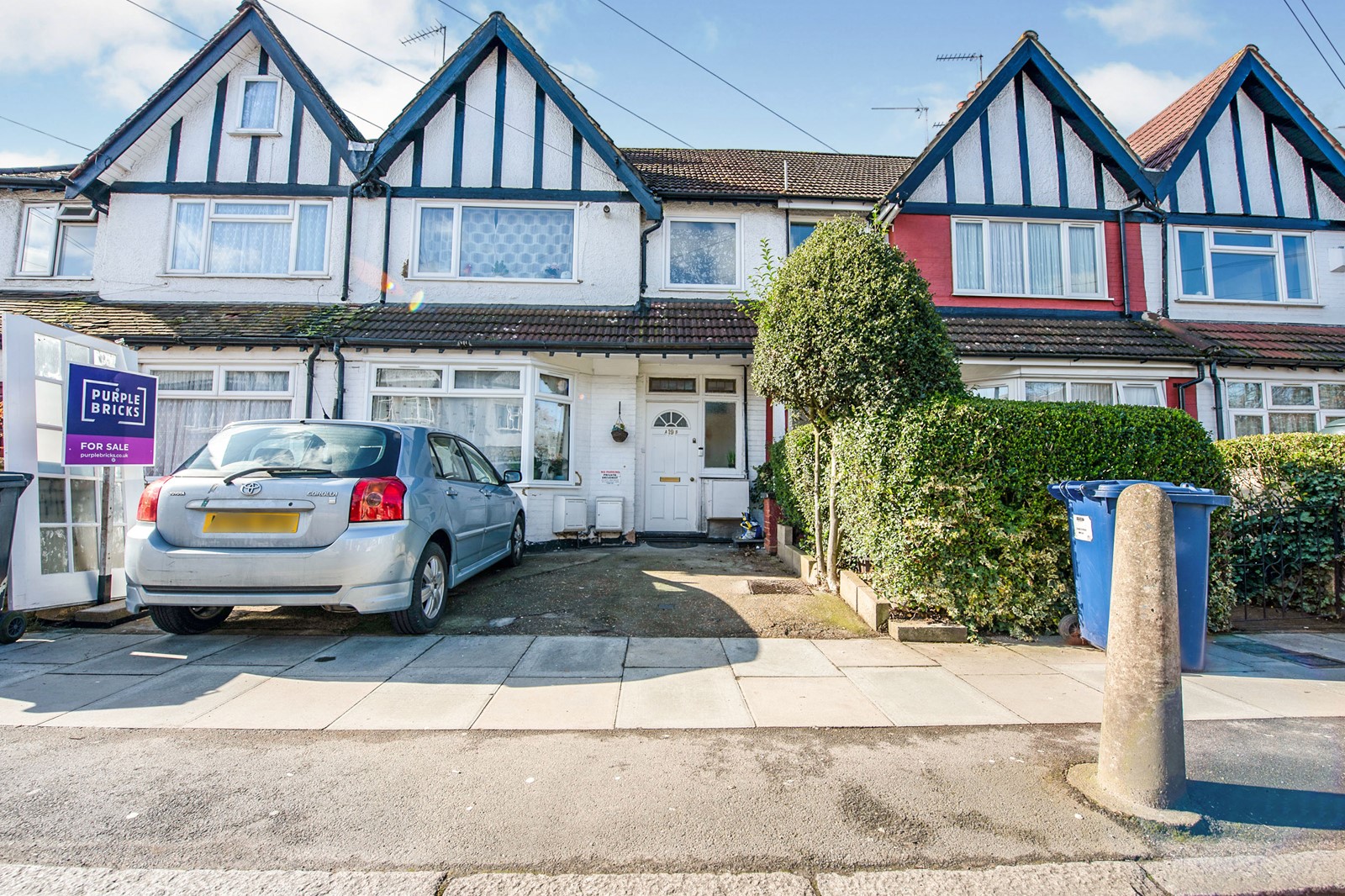 2 bedroom flat for sale in Booth Road, Colindale, NW9 5JS