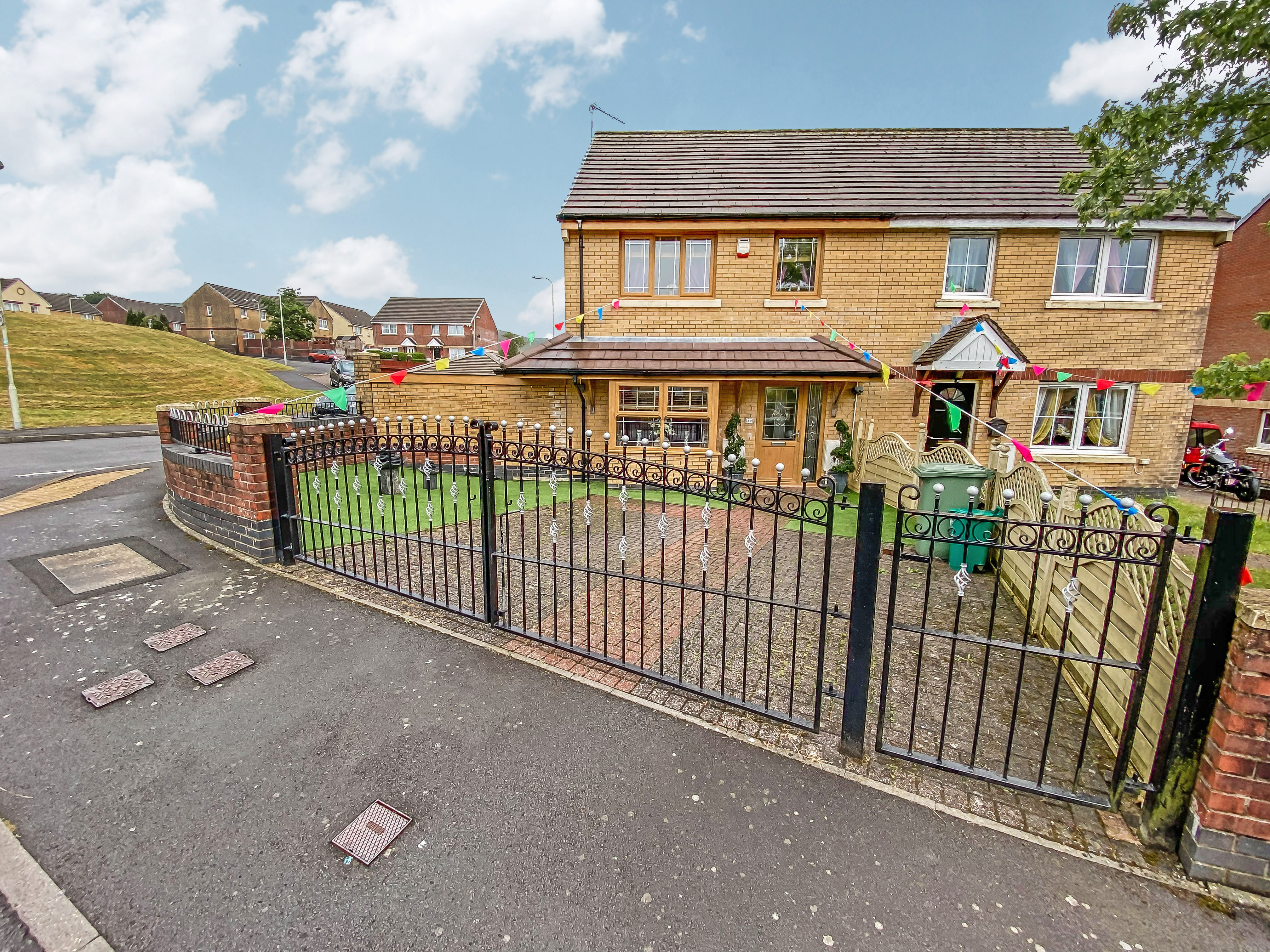 3 bedroom semi-detached house for sale in Capel Farm, Tonyrefail, CF39 8AD