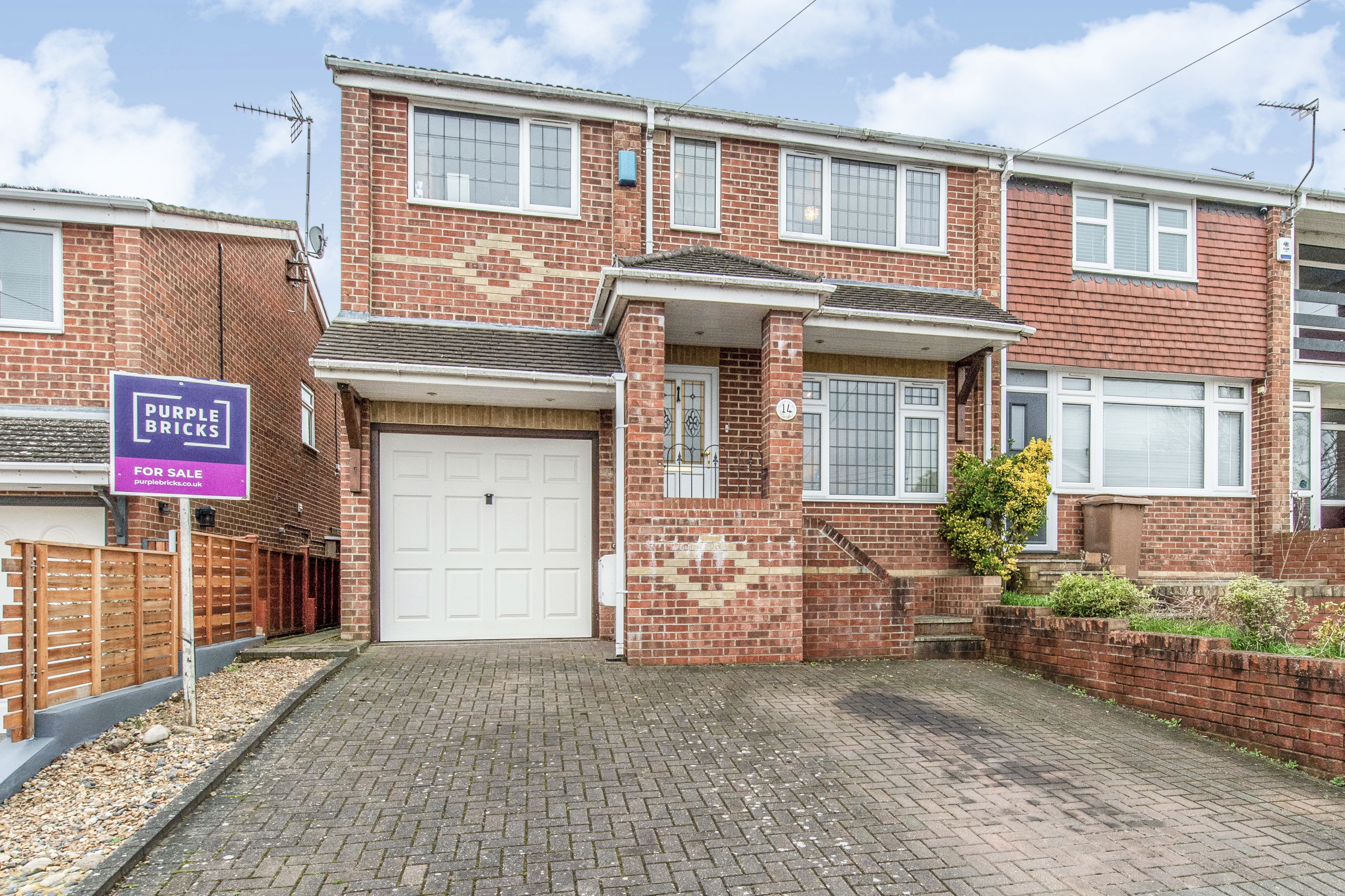 4 bedroom semi-detached house for sale in Hillcrest Drive, Cuxton ...